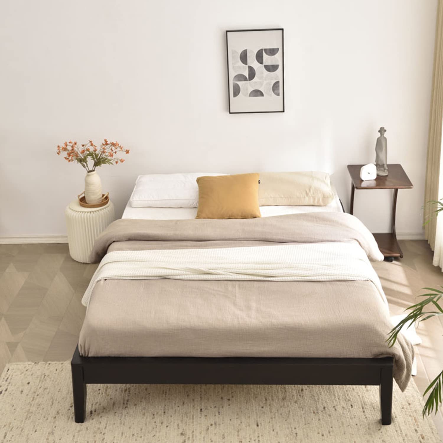 Better Home Products Stella Solid Pine Wood Queen Platform Bed Frame in Black