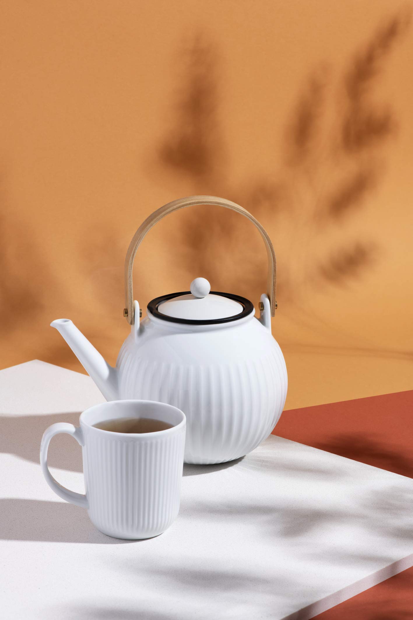 Bodum Douro Porcelain Teapot with Stainless Steel Filter 1.5 Litres