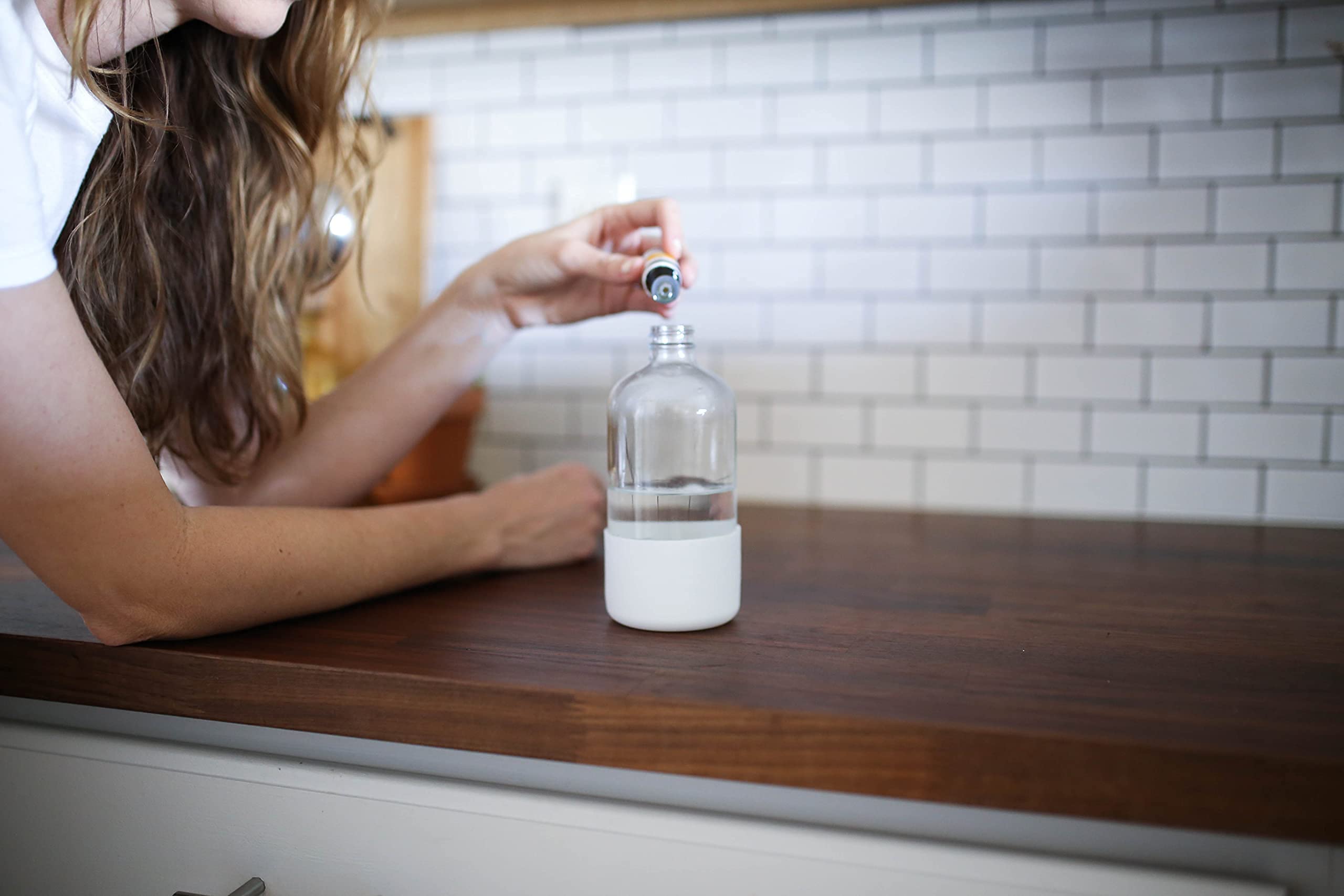 Just Like Joan 16 oz Glass Spray Bottles for Cleaning Solutions Clear Empty Spray Bottles with Sage Green Silicone Sleeve Essential Oils, Plants, Mist Sprayer Bleach Refillable Reusable Container Food