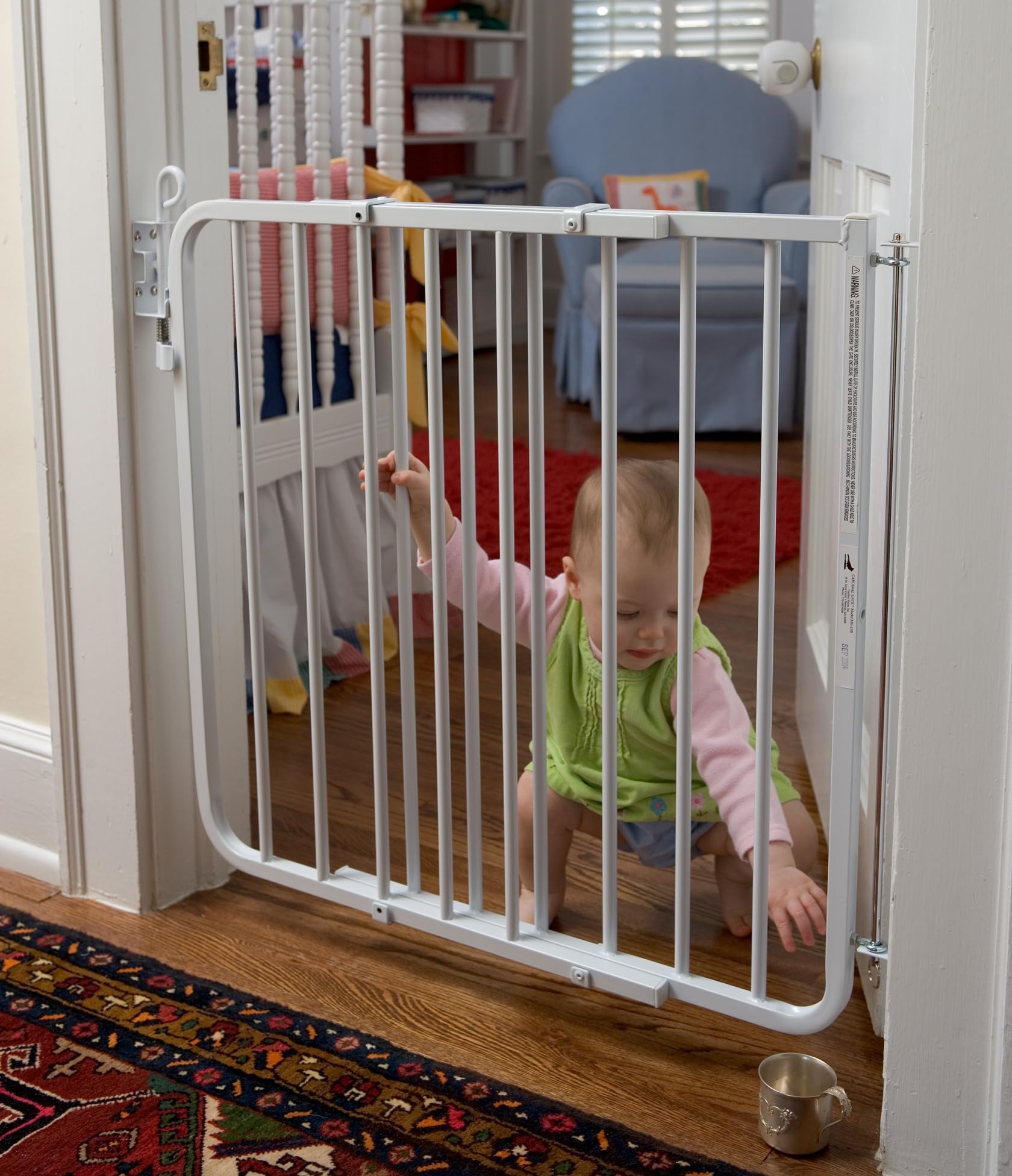 Cardinal Gates MG15 Auto-Lock Baby Gate - Adjustable Indoor Dog Gate - Aluminum Safety Gate for Kids & Pets - 26.5 to 40.5 Inches Wide - White