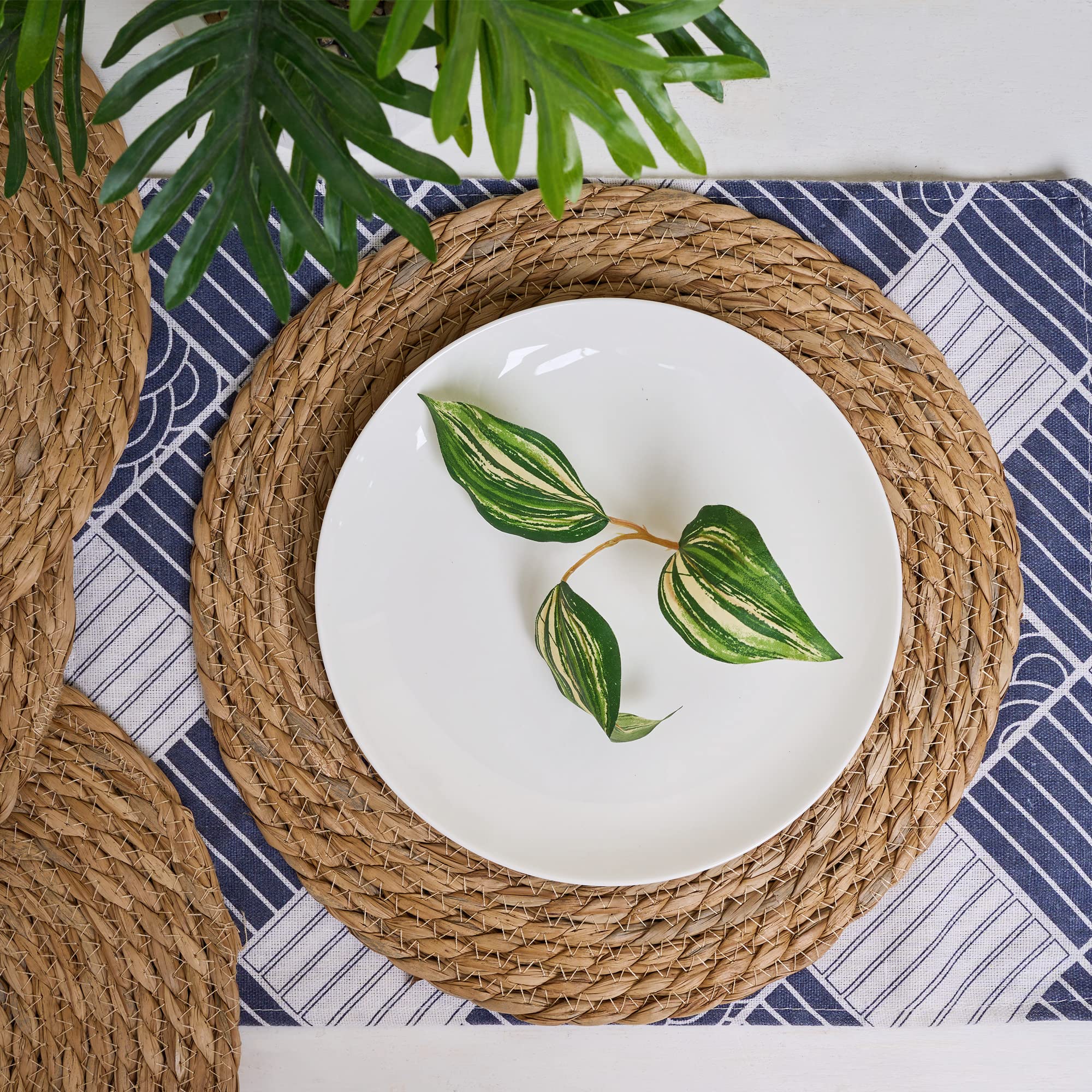 Defined Deco Woven Placemats Set of 10,12" Round Rattan Placemats,Natural Hand-Woven Water Hyacinth Placemats,Farmhouse Weave Place Mats,Rustic Braided Wicker Table Mats for Dining Table,Home,Wedding.