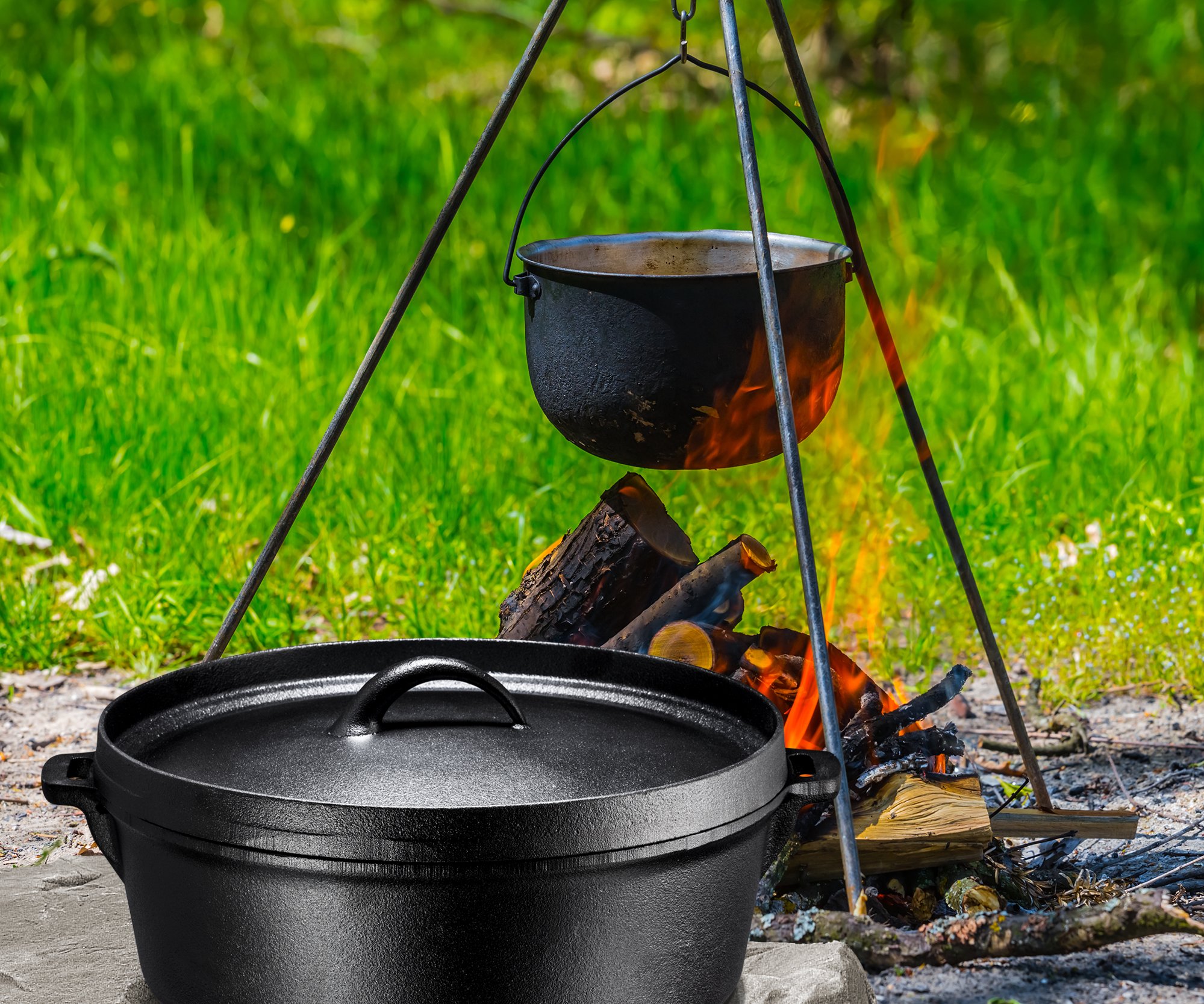 Bruntmor Pre-Seasoned Cast Iron Dutch Oven with Flanged Lid Iron Cover, for Campfire or Fireplace Cooking Pre-Seasoned Camping Cookware Flat Bottom 6 Quart- Black