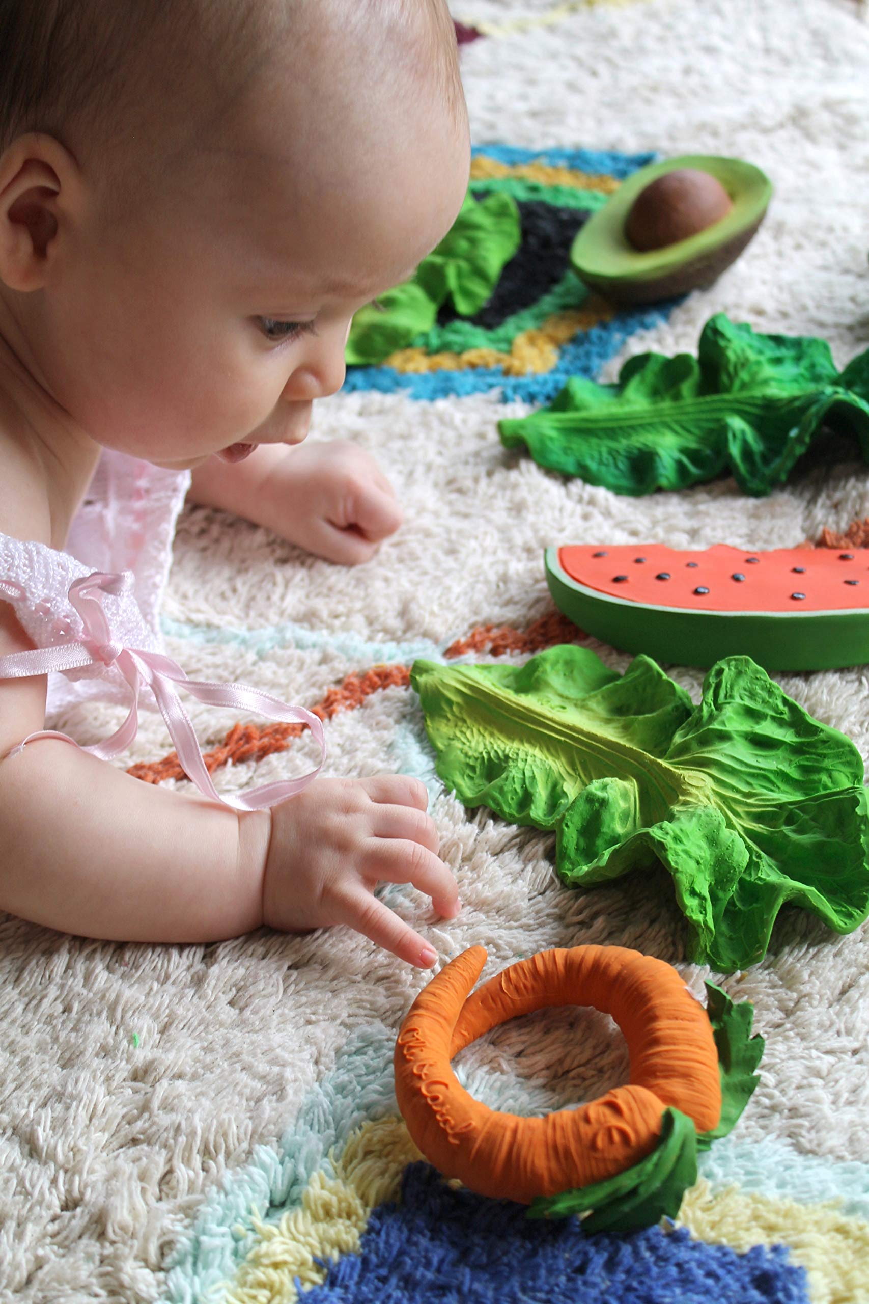 Oli & Carol Natural Rubber Teether - Vegetable Shaped Teething Toy for Babies 0-12 Months | Baby Teething Relief | Teethers for Infants 0-6 & 6-12 Months | Natural Hevea Rubber (Kendall The Kale)