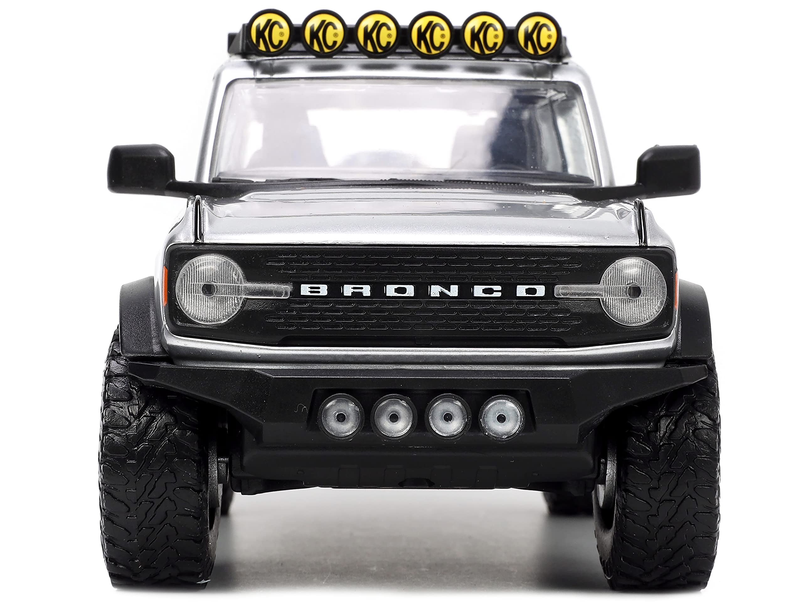 Jada Toys Just Trucks 1:24 2021 Ford Bronco Die-cast Car Gray with Tire Rack, Toys for Kids and Adults