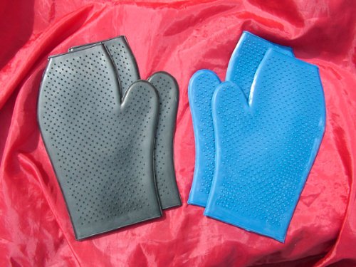 Weatherbeeta Roma Rubber Grooming Mitt Black