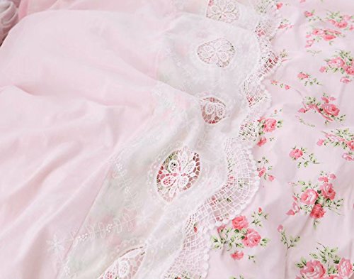 LELVA Romantic Roses Print Duvet Cover Set with Bed Skirt Pink Lace Ruffle Floral Shabby Chic Bedding Sets Queen 4 Piece