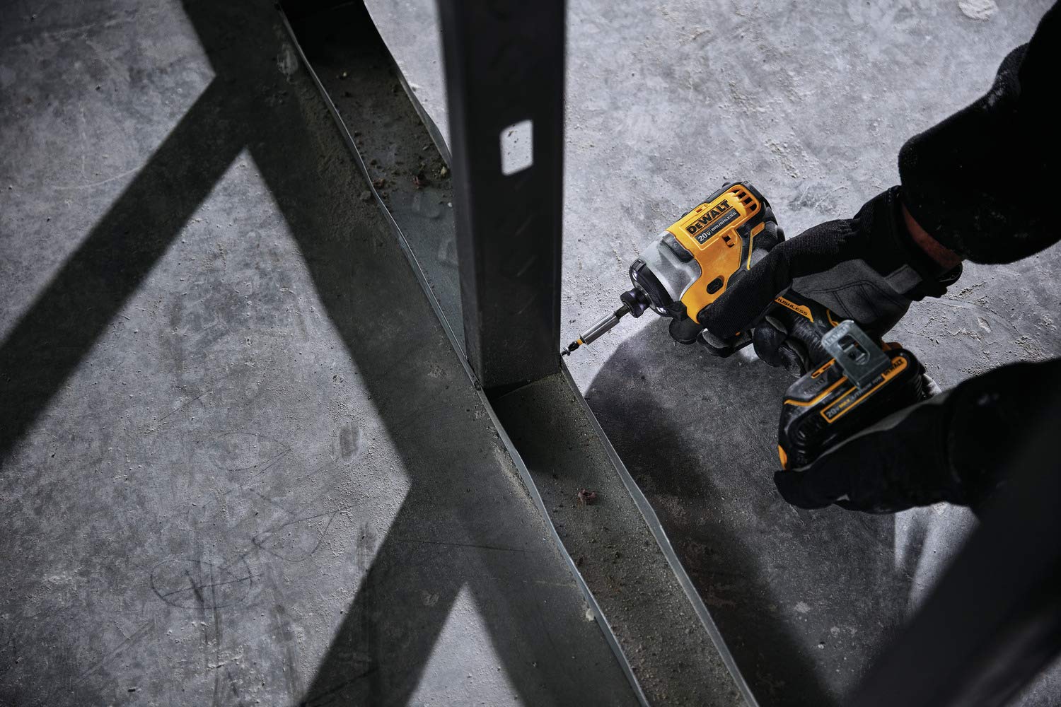 DEWALT ATOMIC 20V MAX* Impact Driver Kit (DCF809C1)