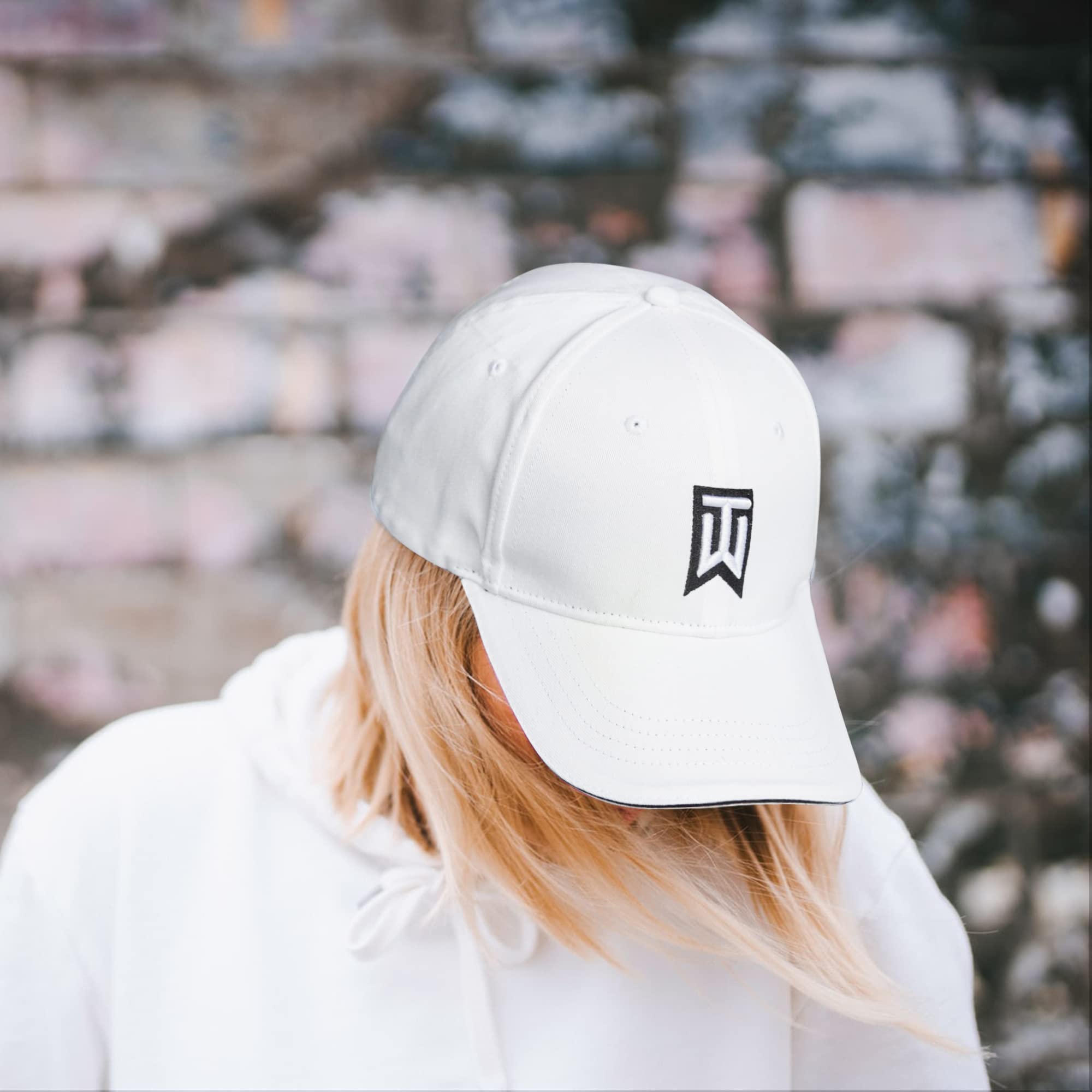 Classic Embroidered Logo Golf Hat Adjustable Baseball Cap Fans Baseball Hat for Men Women White