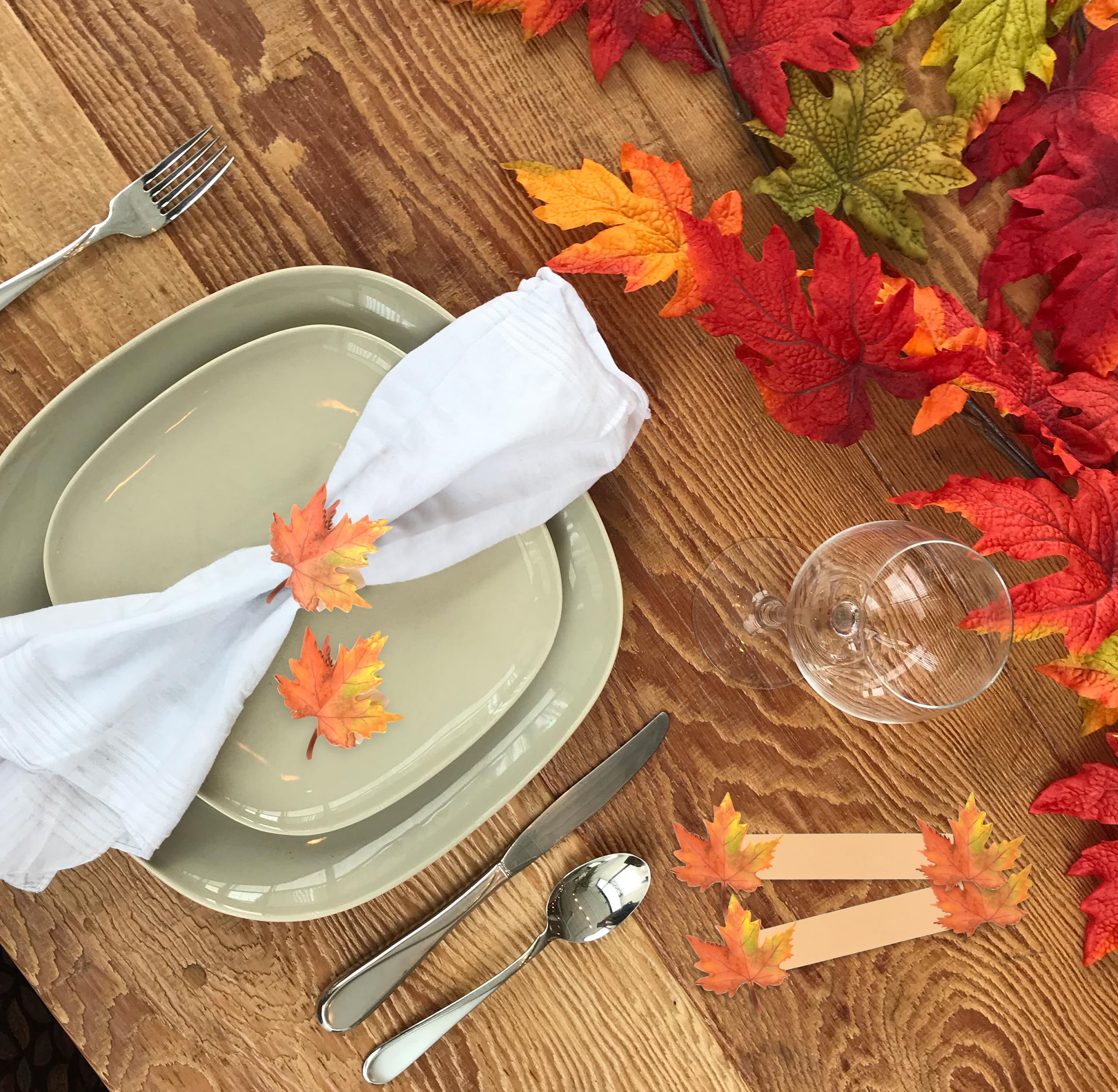 Gift Boutique 100 Pieces Thanksgiving Paper Rings Harvest Maple Leaves Napkin Ring Holders Fall Band for Autumn Home Kitchen Dining Table Holiday Dinner Wedding Party Supplies Table Decorations