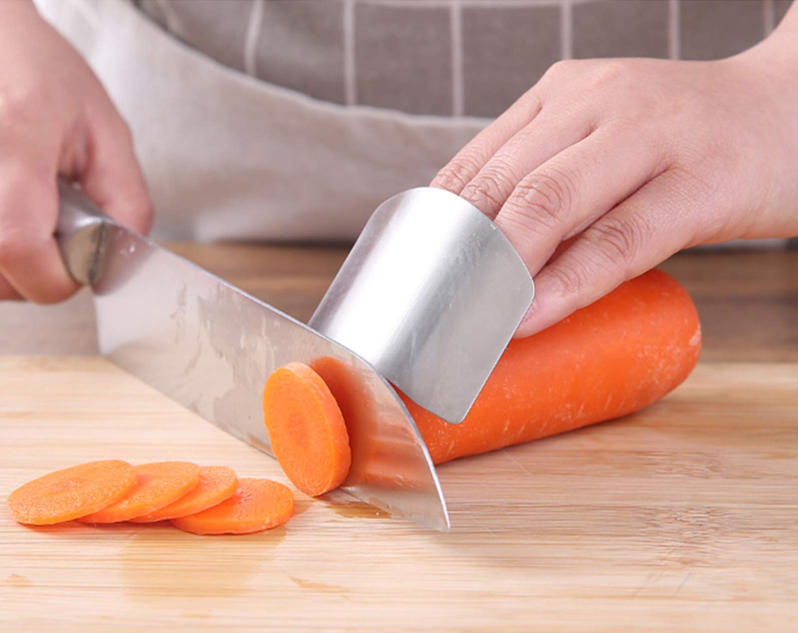 NAMERDA Finger Guards For Cutting, 2PCS Kitchen Tool Stainless Steel Finger Guard Finger Protector, Avoid Hurting When Slicing and Dicing Kitchen Safe Chop Cut Tool