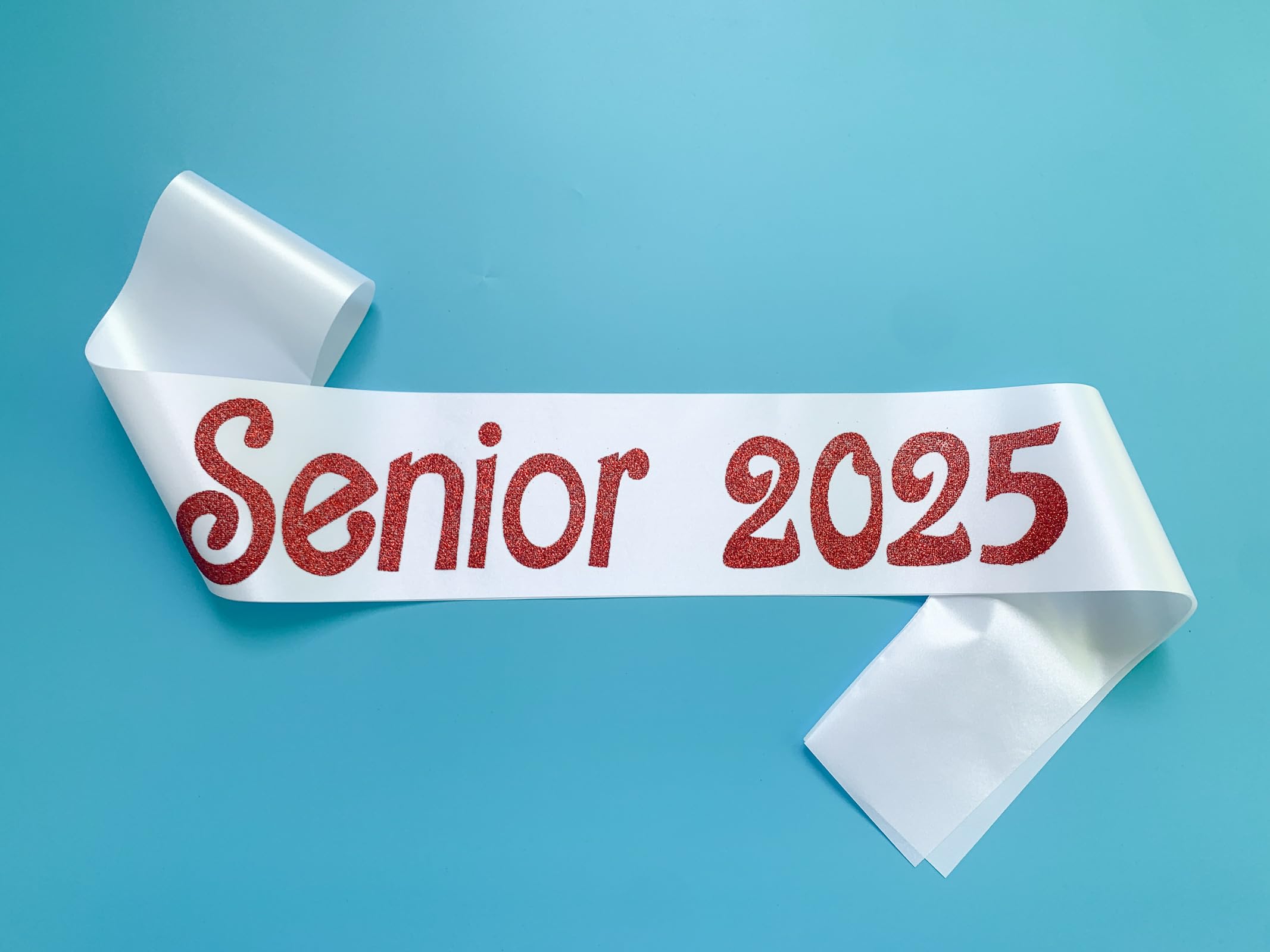 Conggluuo Senior 2025 Sash,Senior Sashes 2025 White Sash with Red Glitter Finally Graduated Cheerleader Graduation Sash for Graduation Party Supplies 2 Pack Senior Sashes White Red 2pcs
