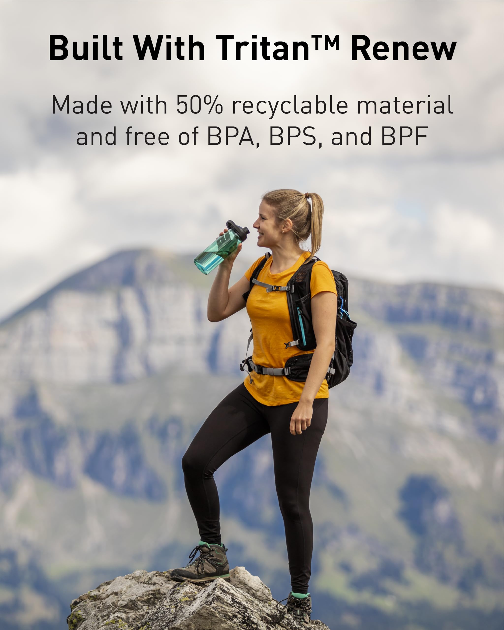 CamelBak Chute Mag BPA Free Water Bottle with Tritan Renew - Magnetic Cap Stows While Drinking, 20oz, Clear