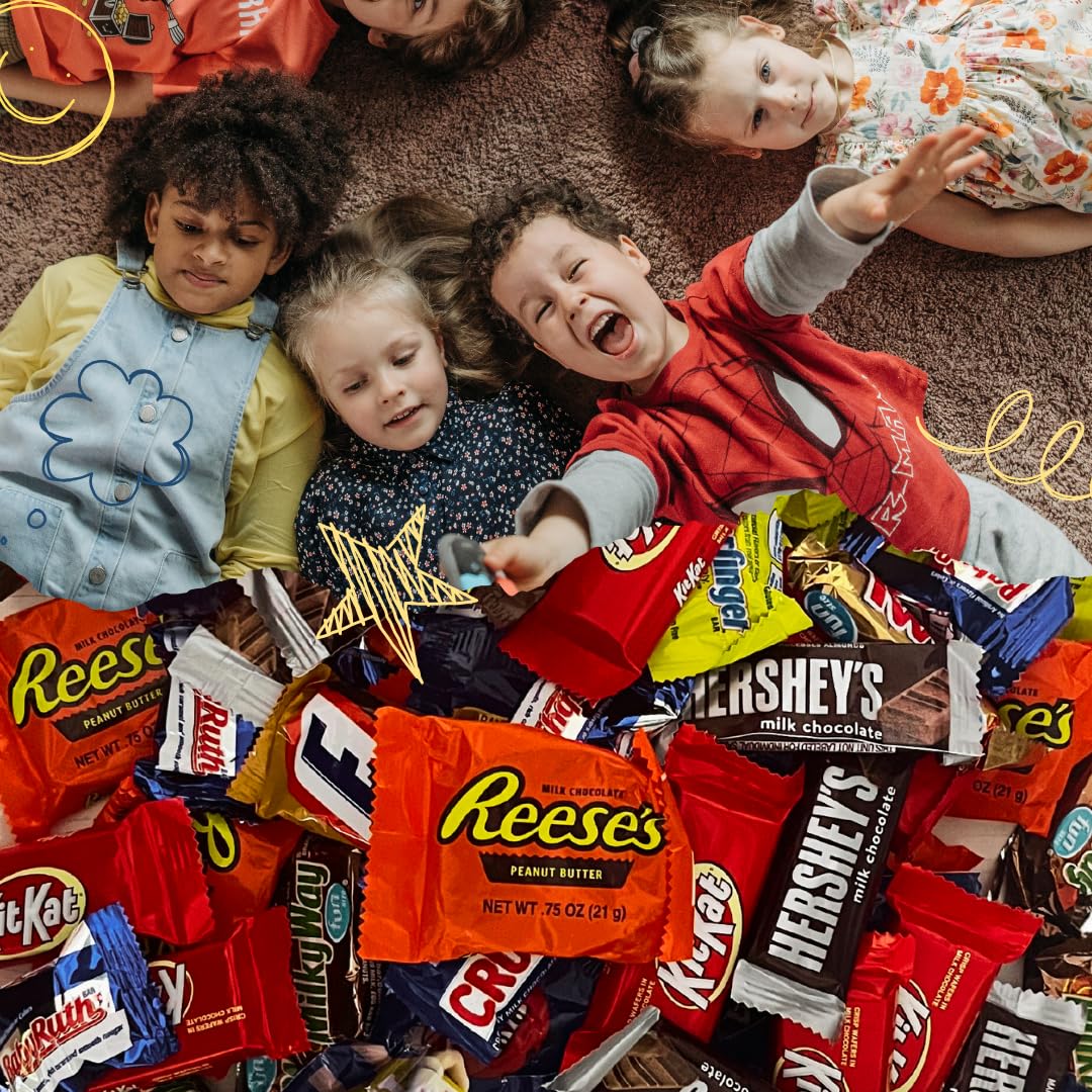 Bulk Candy - Fun Size Assorted Candy Variety Pack - Candy Bulk Option with Individually Wrapped Chocolate - Chocolate Candy Variety Pack for Parties and Events - [ 2 Lbs ]