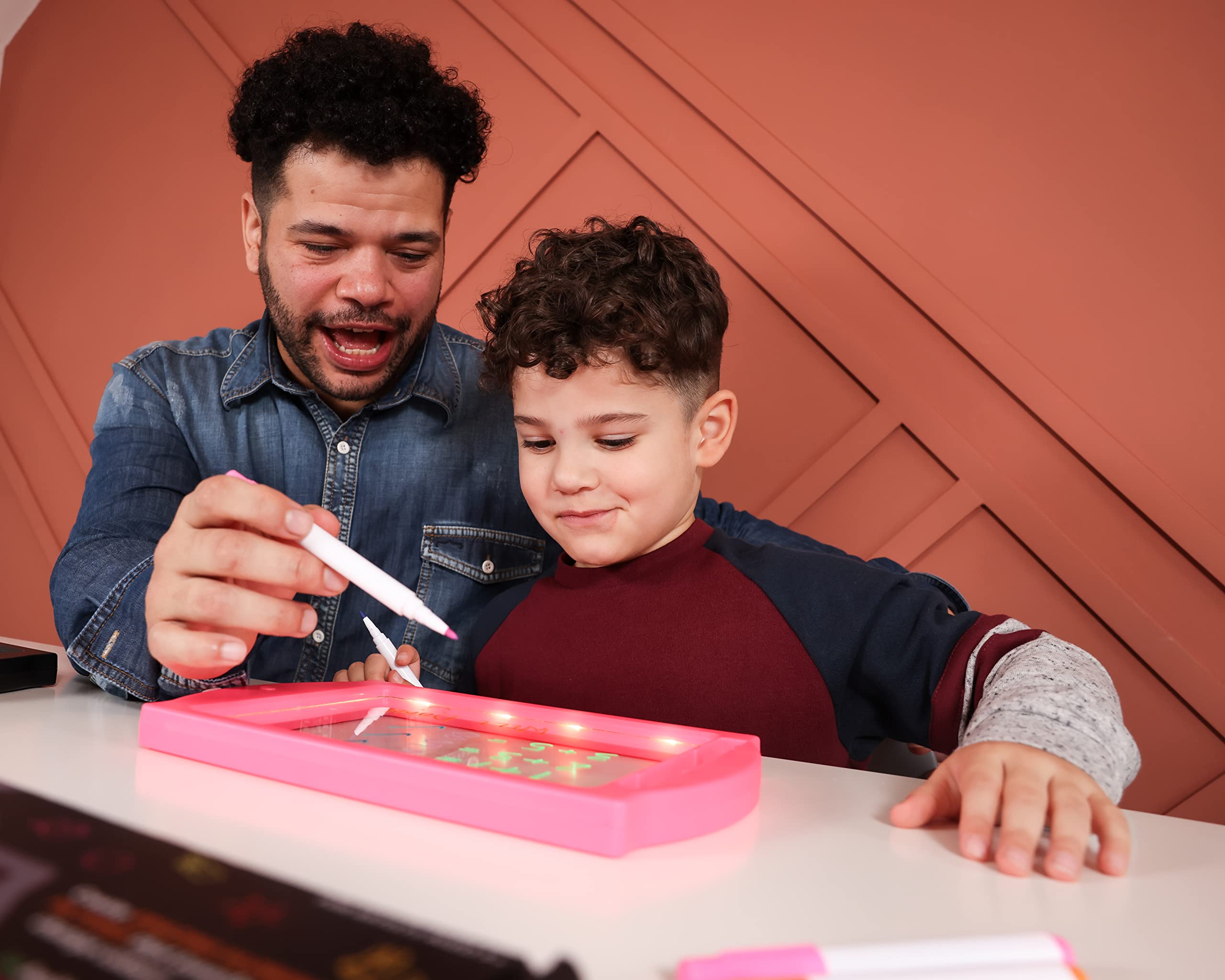 Marvin's Magic - Glow Art Unique Craft Kit | Light Up Kids Art Set | Includes Neon Effect Drawing Board with A Built-in Stand and 4 Fluorescent Magic Pens - Pink