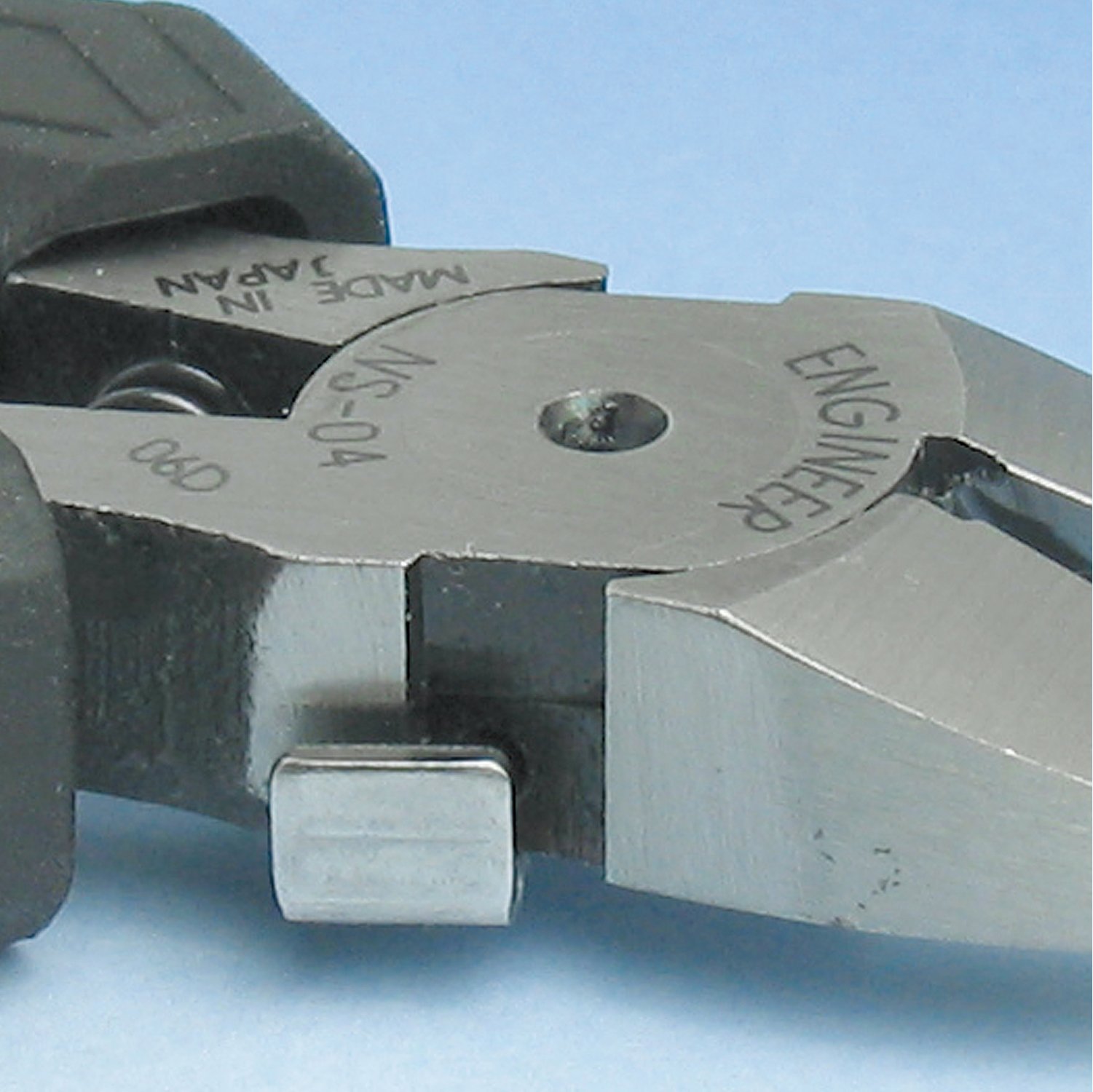 ENGINEER NS-04 Precision Side Cutters Micro Nippers, Professional Grade, Made in Japan, ESD Safe with Hardened Carbon Steel Jaws