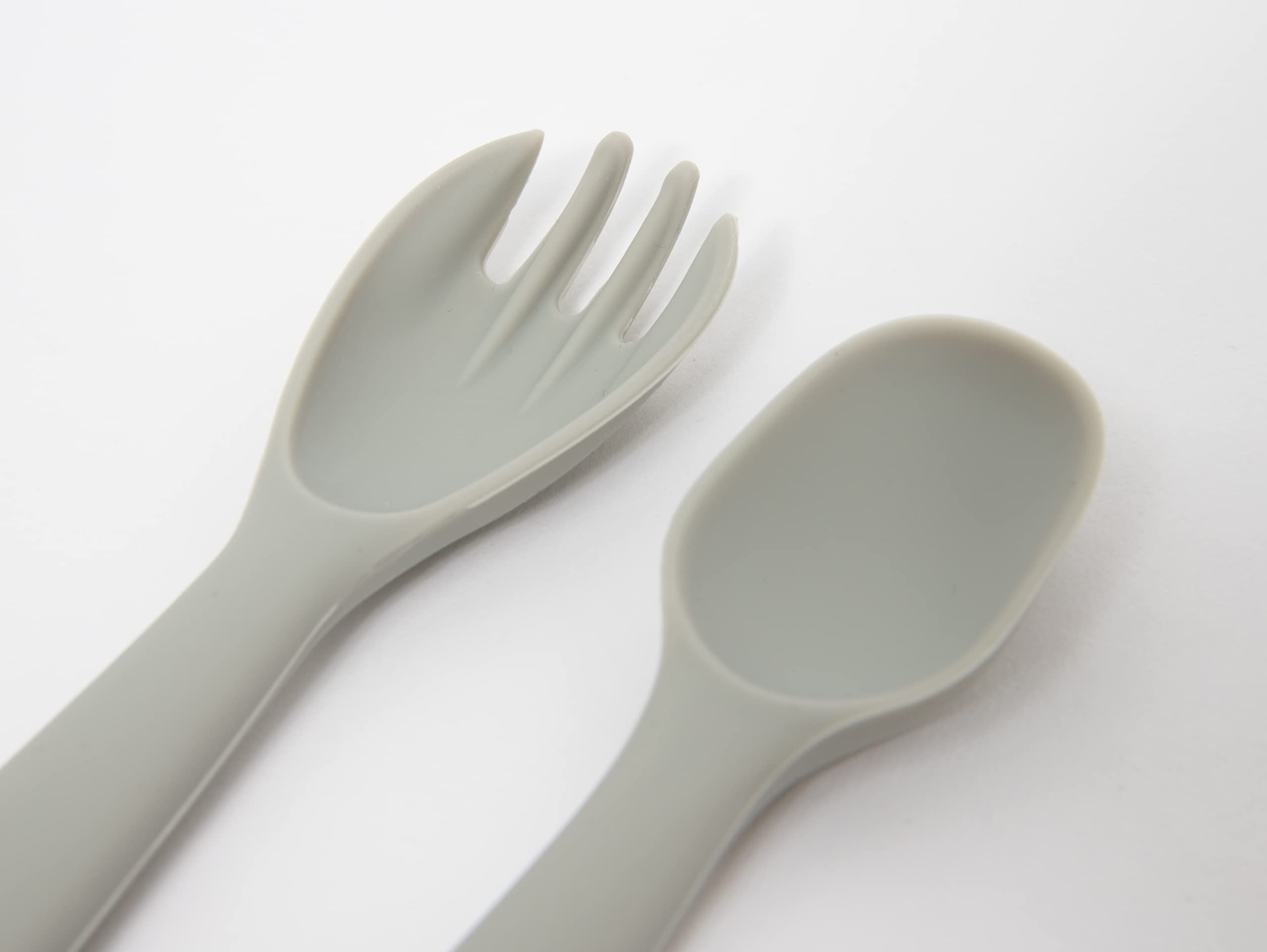 Lila & Jack's Baby Feeding Set, BPA Free, Food Grade Silicone Dinner Plate and Cutlery Set, Learn to Eat on Your Own, Set Includes Spork, Spoon, Bib and Plate (Gray), AT1745