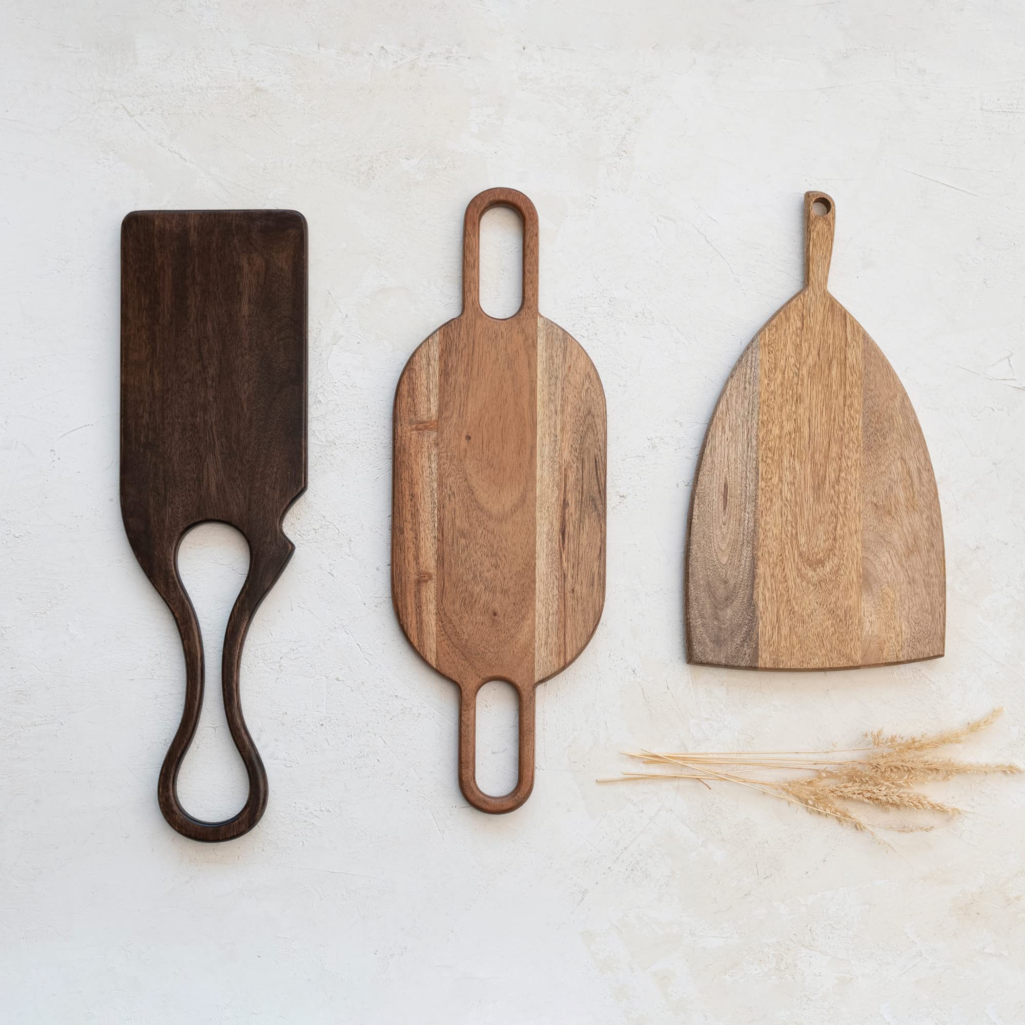 Creative Co-Op Acacia Wood Charcuterie Sculptural Handle, Dark Walnut Finish Cheese/Cutting Board, Black