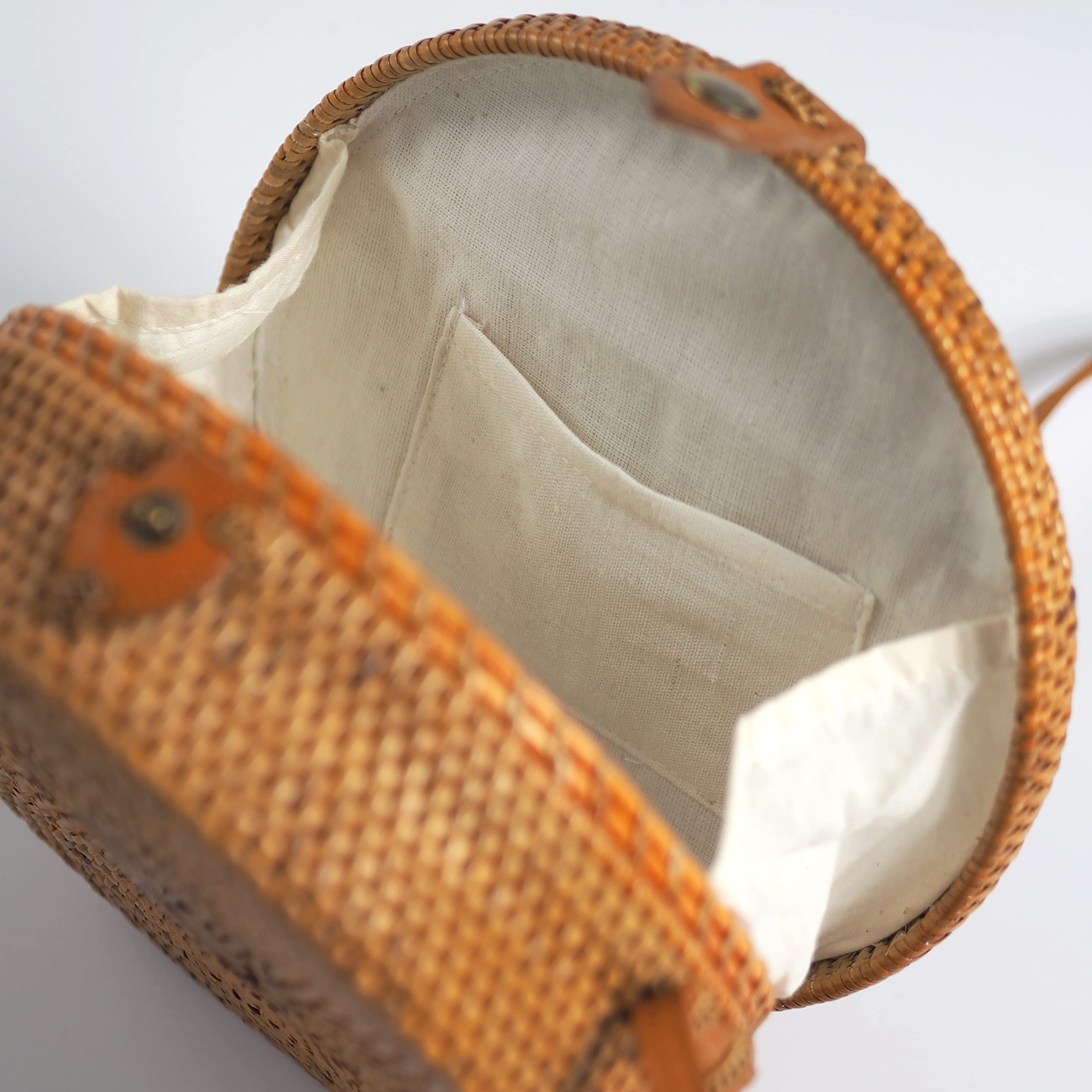 Rattan Bags Round Purse Wicker For Women Cross Body Shoulder Shelled Summer Beach Handbags (20cm Diameter, Brown)