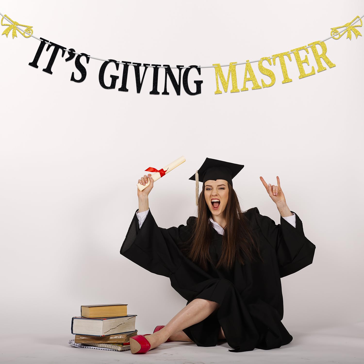 Gold Glitter It's Giving Master Banner, Happy Master's Degree/Mastered It/Mastered 2025, 2025 Graduation Party Decorations Supplies