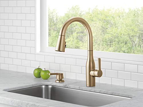 Delta Marca Single-Handle Pull-Down Sprayer Kitchen Faucet with ShieldSpray Technology in Champagne Bronze