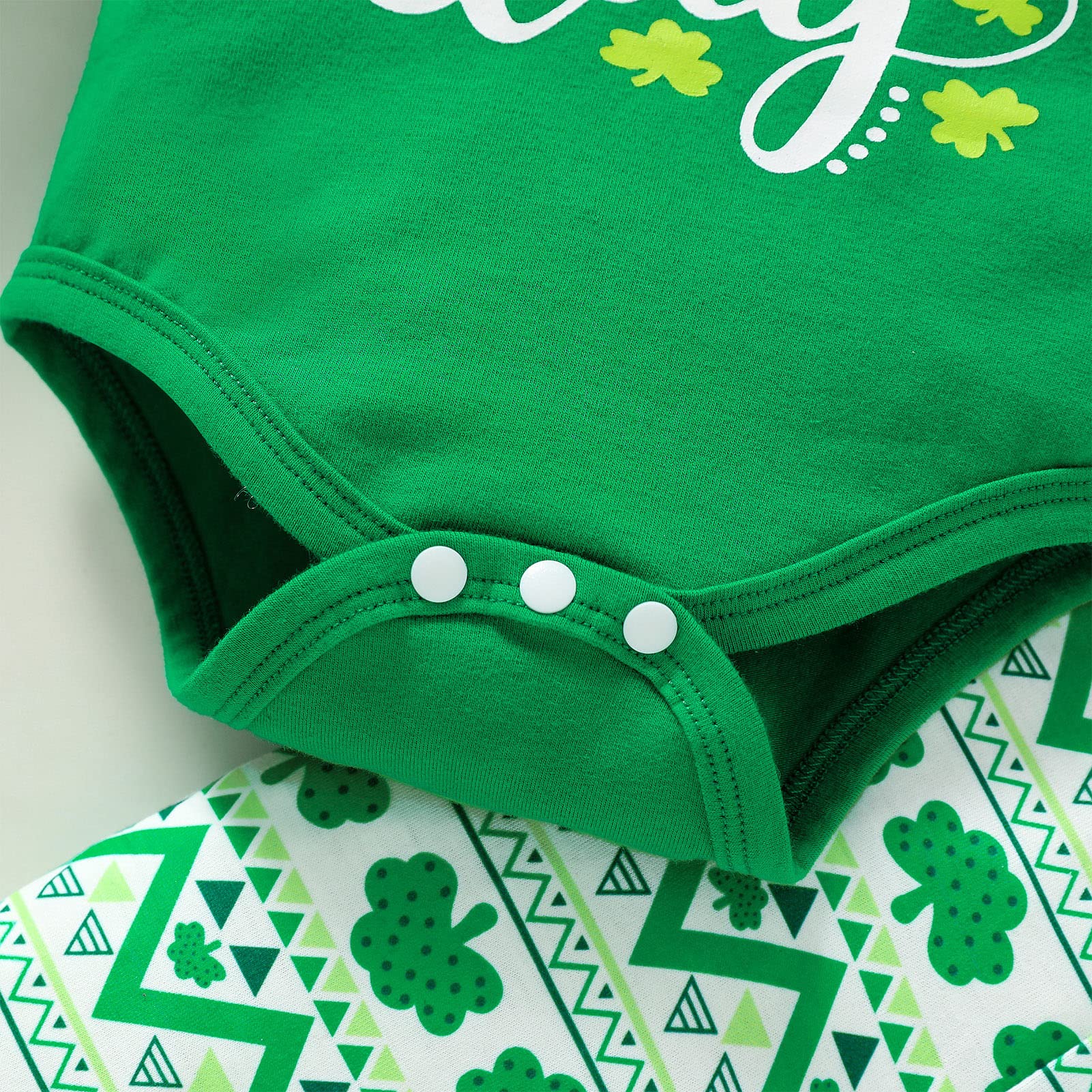 GRNSHTS Baby Girl My First St.Patrick's Day Clothes Long Sleeve Ruffle Romper Bell-Bottomed Pants Headband 3Pcs Clover Print Outfits(Green-C,0-3M