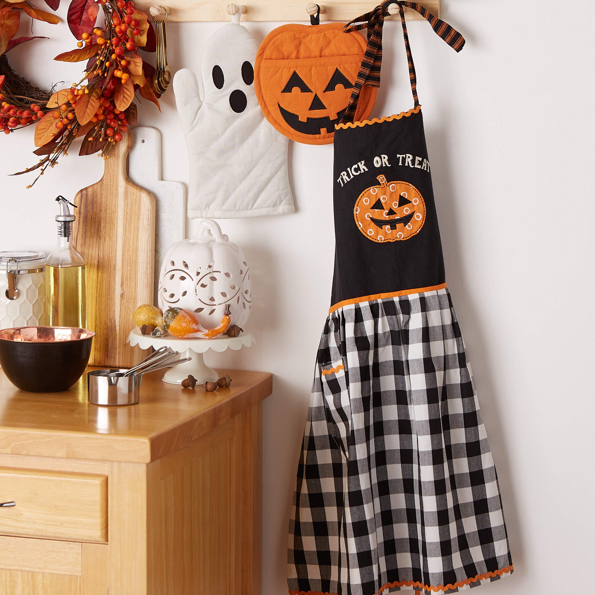 DII Halloween Cooking & Baking Collection Kitchen Accessories, Apron & Oven Mitt Set, Skeleton, 2 Piece