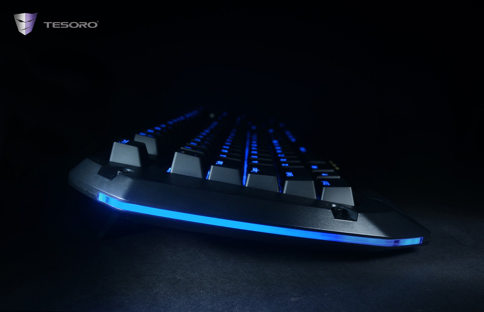 Tesoro Lobera Supreme G5NFL Red Mechanical Switch USB Hub Full Color RGB LED Backlit Side Illuminated Mechanical Gaming Keyboard TS-G5NFL (B) RD