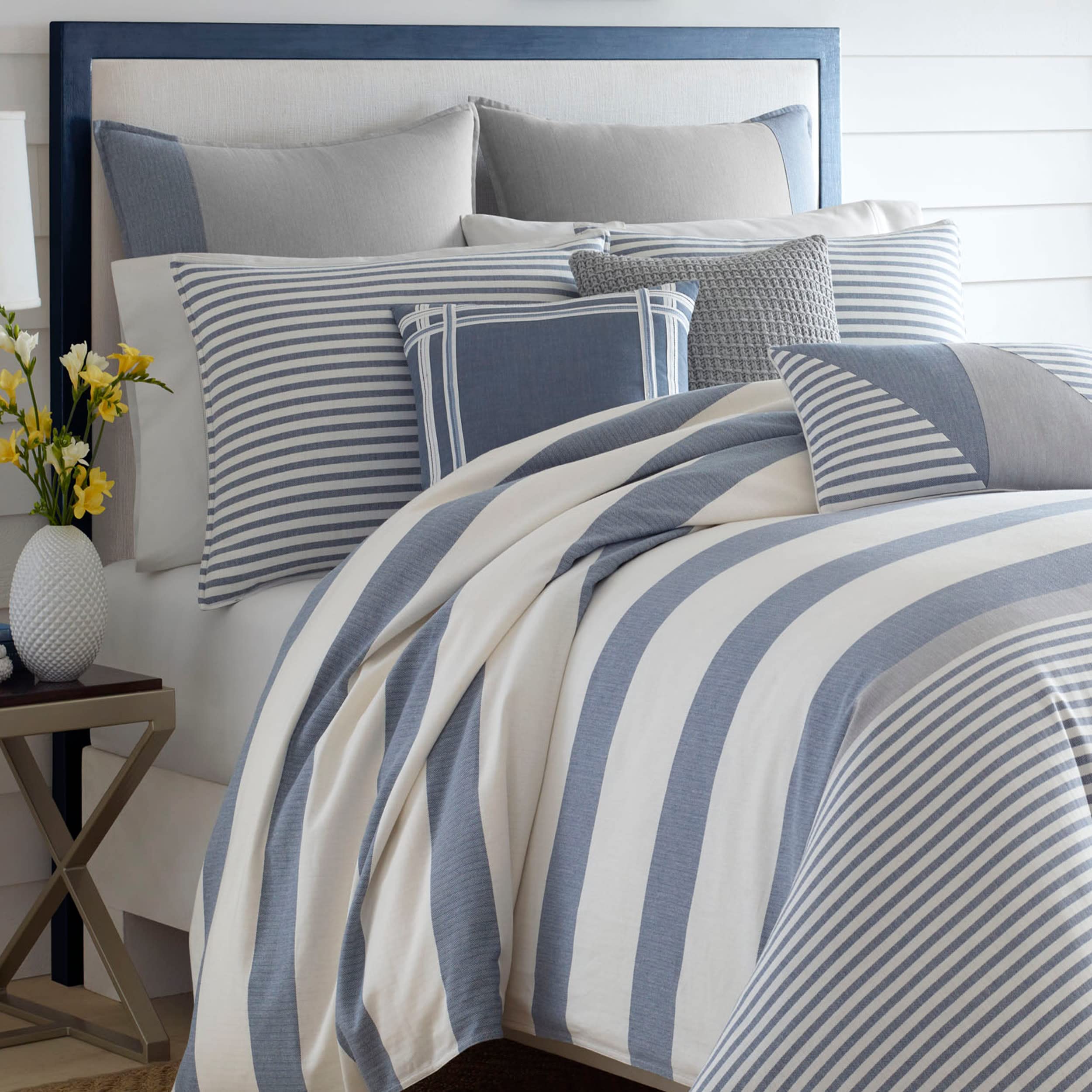 Nautica - Queen Duvet Cover Set, Cotton Reversible Bedding with Matching Shams, Mediterranean Inspired Home Decor for All Seasons (Fairwater Blue, Queen)