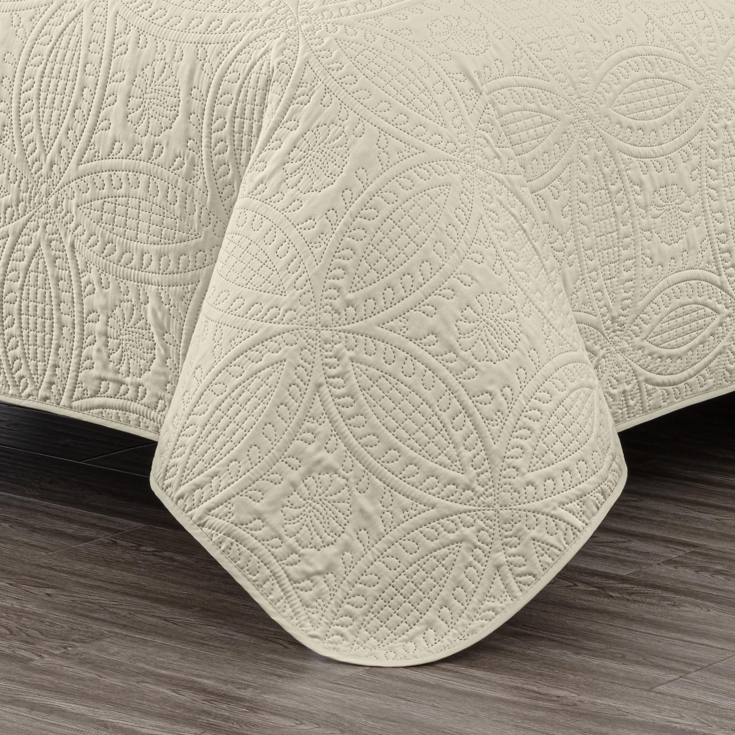 Chezmoi Collection Austin 3-piece Oversized Bedspread Coverlet Set (King, Ivory)