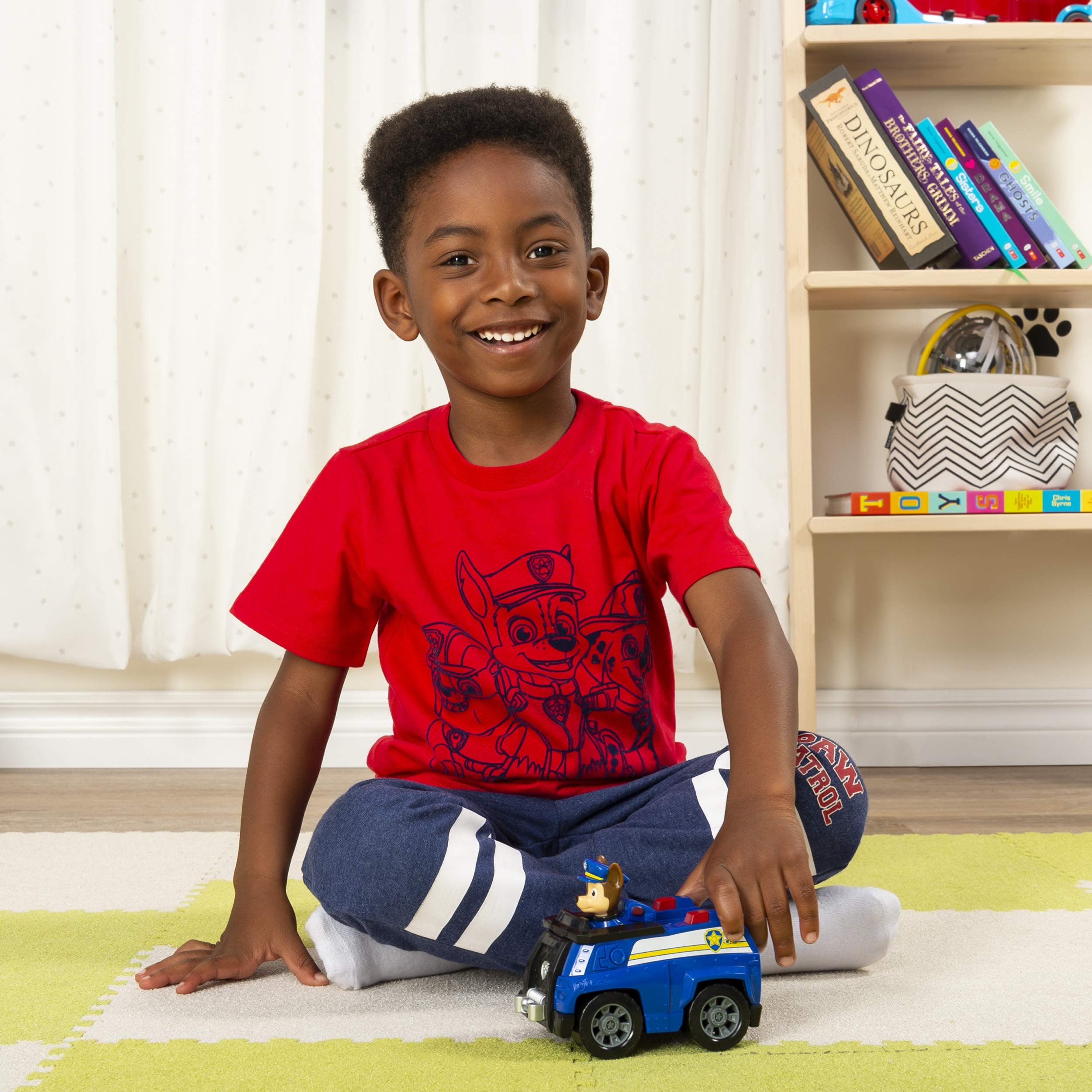 Paw Patrol, Chase’s Patrol Cruiser Vehicle with Collectible Figure, for Kids Aged 3 and Up