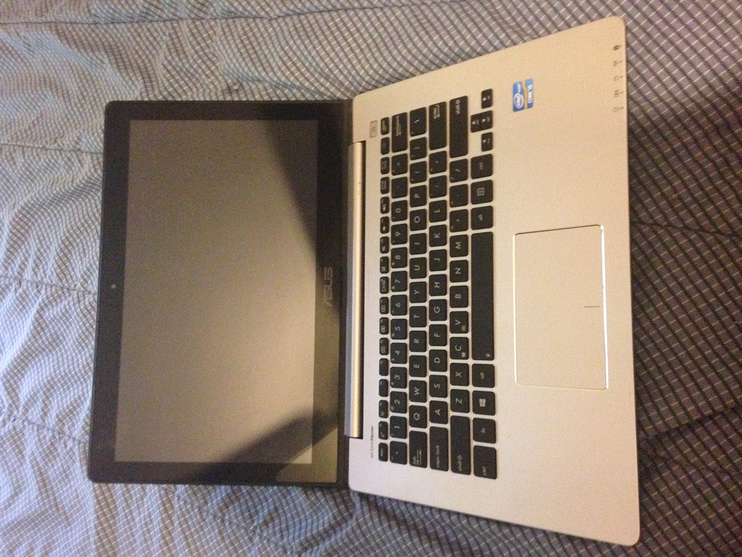 VivoBook S300CA-DS51T-CA Ultrabook I5-3317U Laptop PC 4GB 500GB 13.3 Windows 8