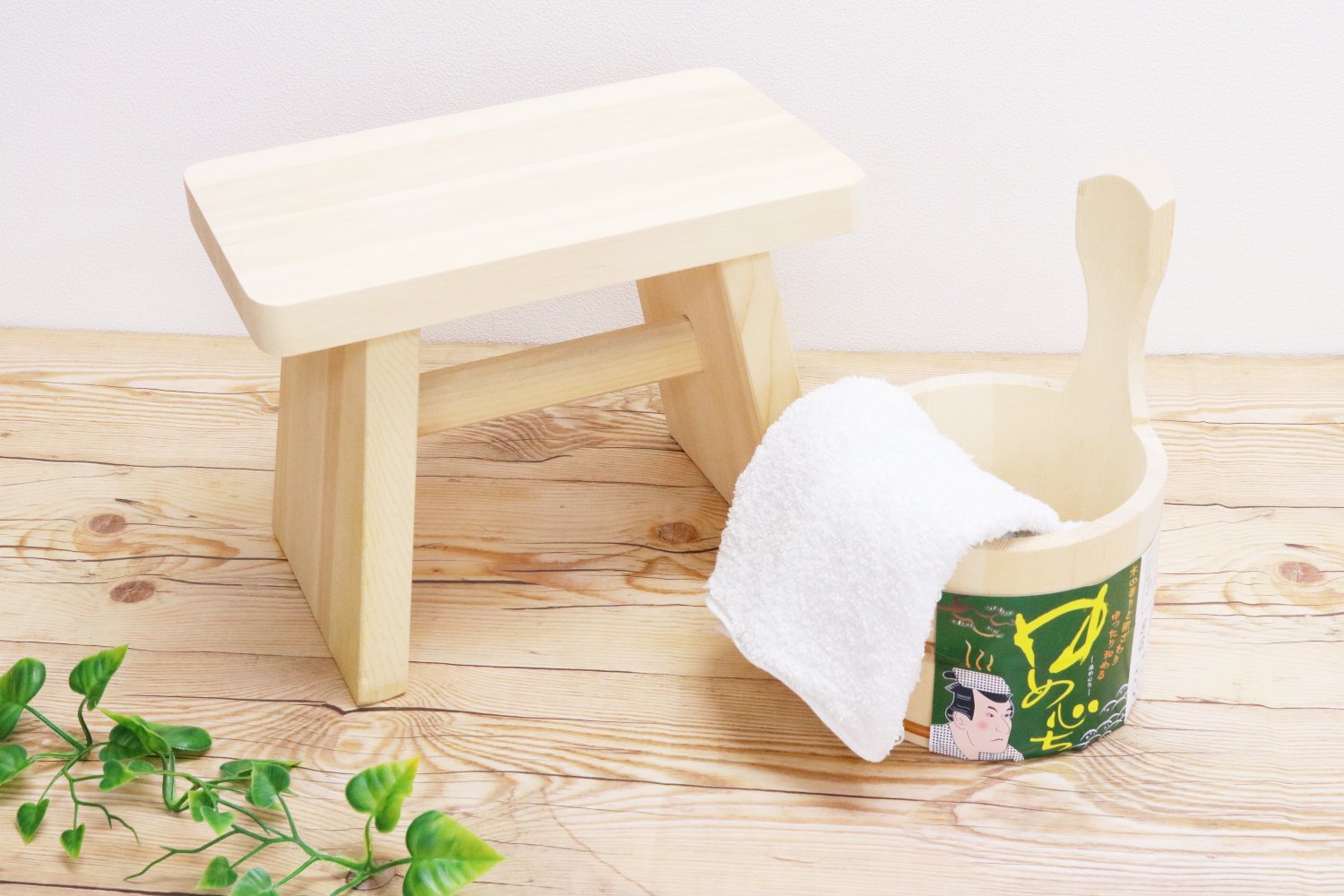 Ichihara Woodworking Bath Chair, Beige, 10.2 x 6.1 x 7.1 inches (26 x 15