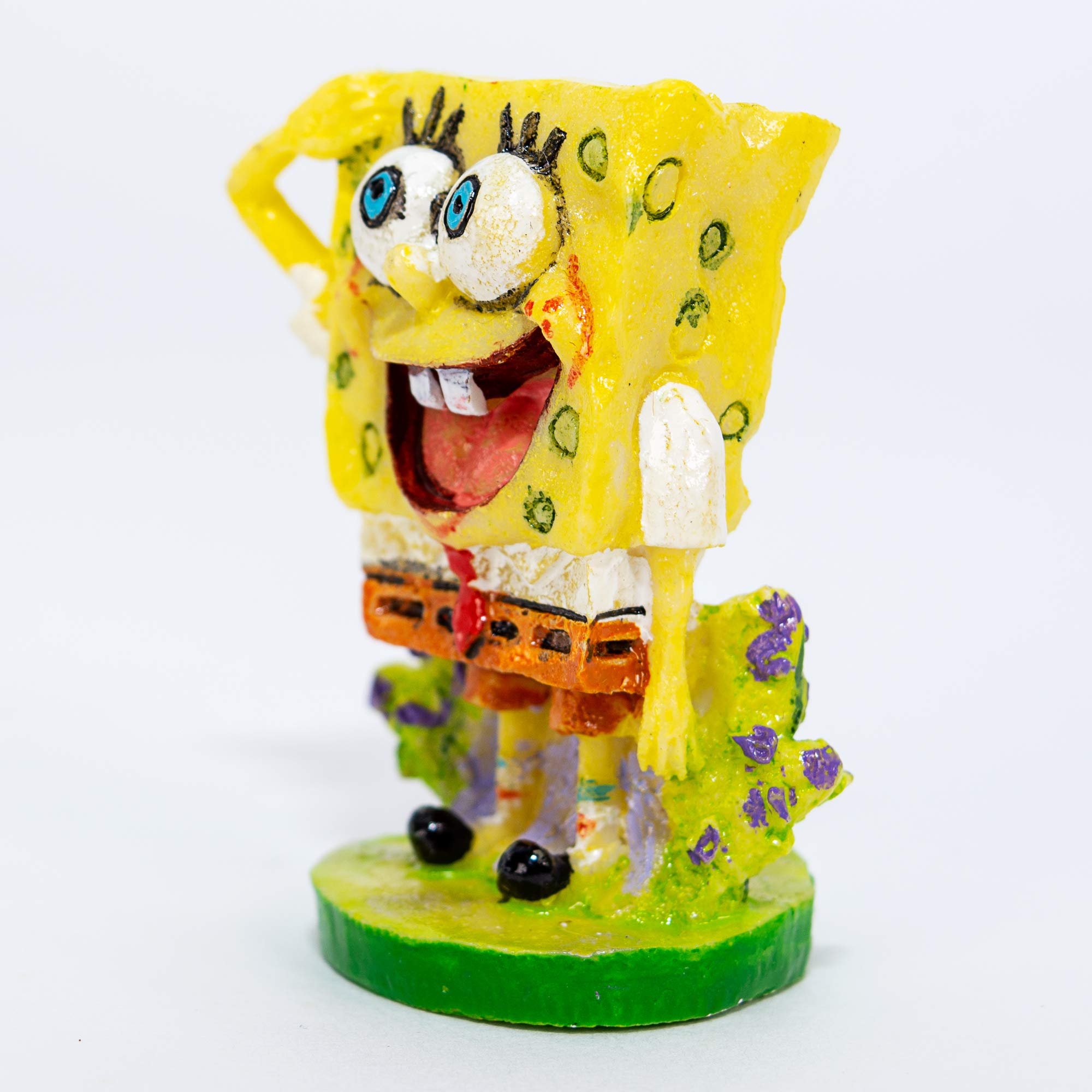 Penn-Plax Officially Licensed Spongebob Squarepants Aquarium Ornament β Spongebob (Mini/Small Size) β Perfect for Freshwater and Saltwater Tanks