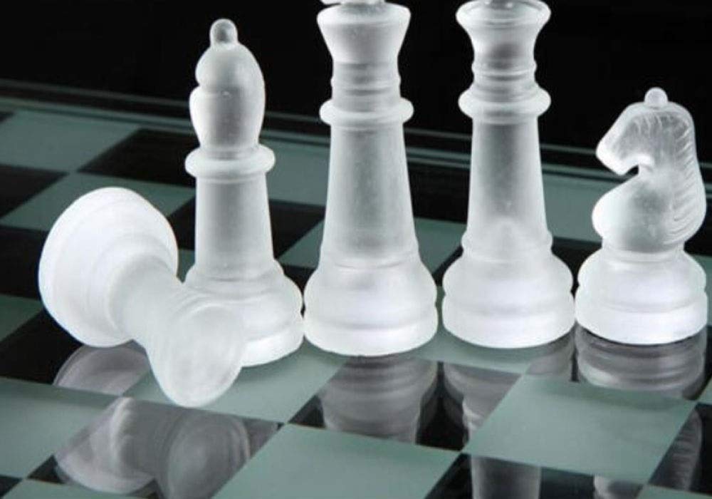 Crystals 32 Pieces Large Traditional Chess Glass Board Set Beautiful Game and Party Fun by
