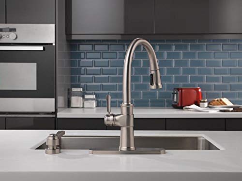 Delta Faucet Spargo Brushed Nickel Kitchen Faucet, Kitchen Faucets with Pull Down Sprayer, Kitchen Sink Faucet, Faucet for Kitchen Sink, Soap Dispenser, SpotShield Stainless 19964Z-SPSD-DST