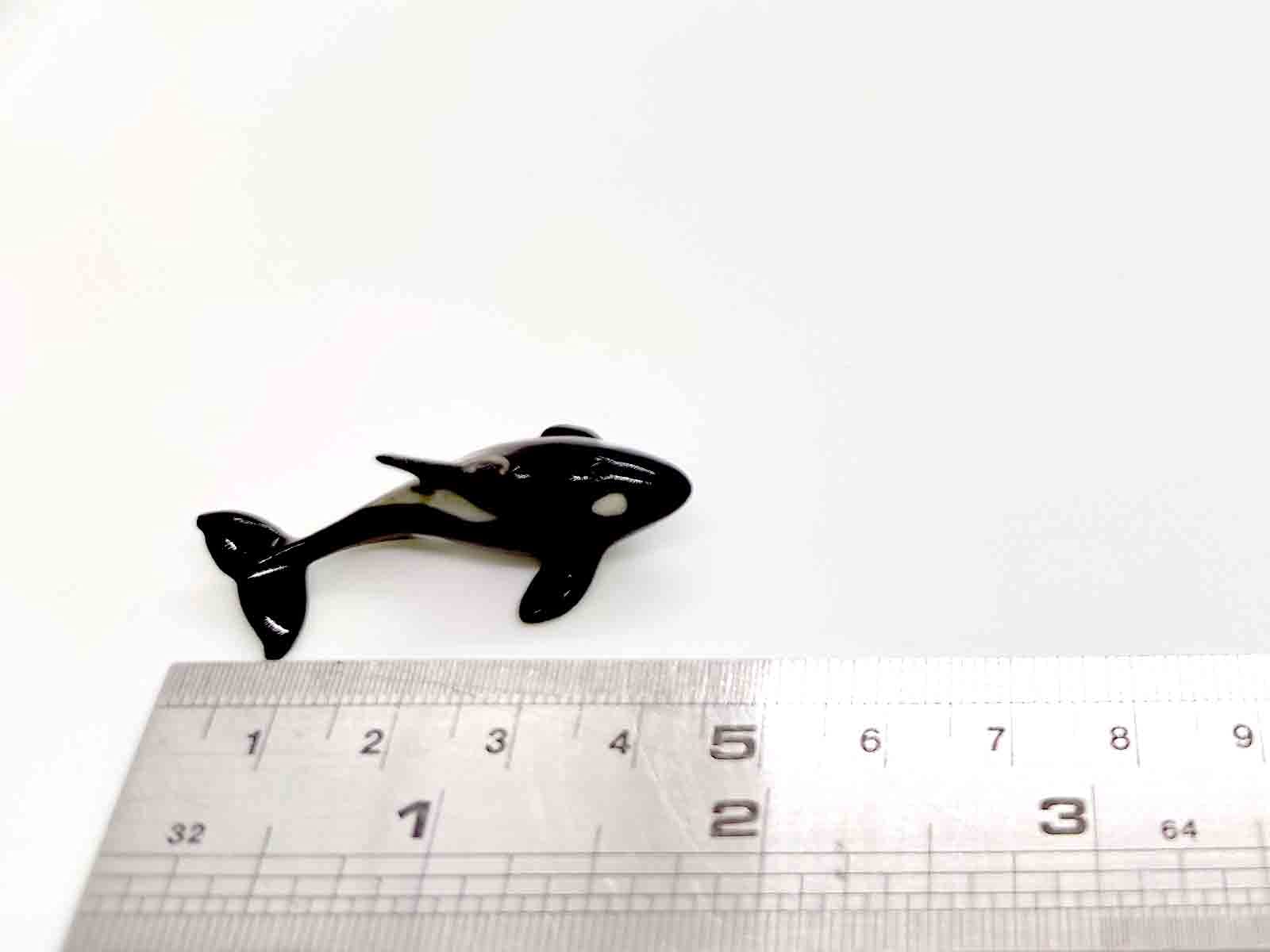 SSJSHOP Whale Orca Micro Tiny Dollhouse Figurines Ceramic Hand Painted Animals Collectible Small Gift Home Garden Decor