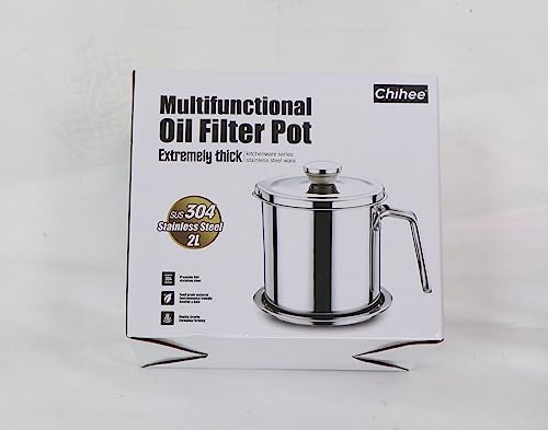 Chihee Grease Container Stainless Steel Bacon Grease Saver with Fine Mesh Strainer 2L / 67.6 fl oz Oil Container Grease Can with Dust-proof Lid Non-slip Tray for Kitchen Storing Frying Cooking Grease
