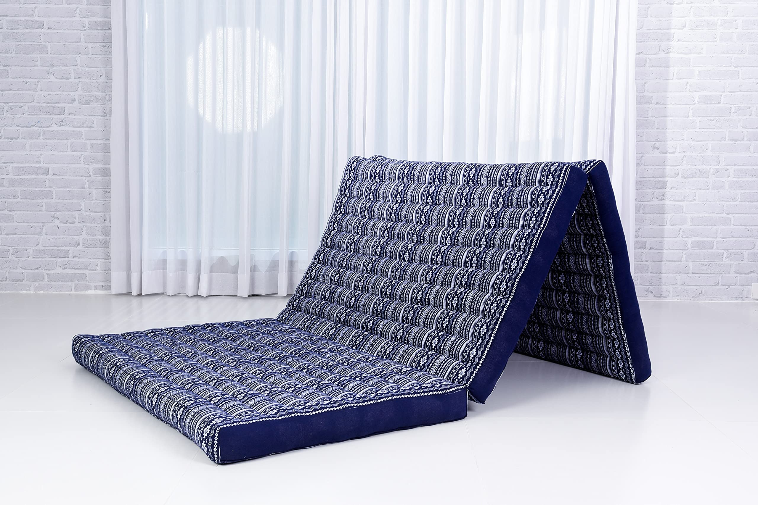 Leewadee Trifold Mattress XL β Comfortable Thai Massage Pad, Foldable Relaxation Floor Mattress Filled with Kapok, Perfect to Use as a Sleeping Mat 79 x 39 inches, Blue White
