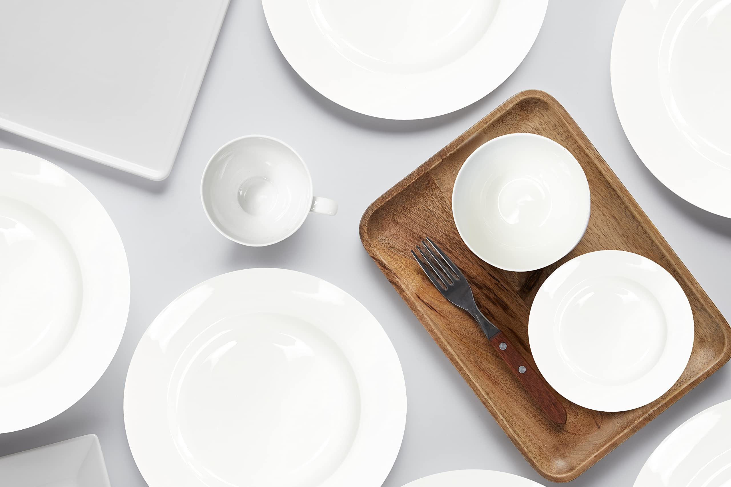 Bone China 20 Piece Dinnerware Set, Service for 4, White, Microwave Safe, Chip Resistant, Translucent, Elegant giftware, Dish set, For, Essential Home, Formal and Everyday Living, Kitchen set, display