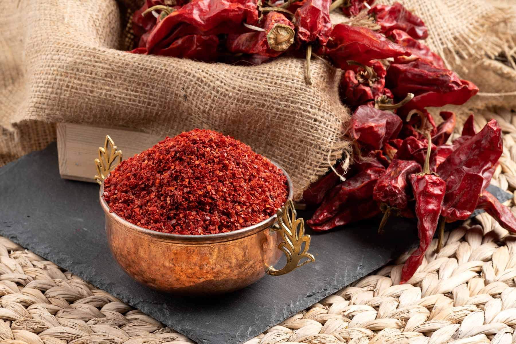 Cerez Pazari Aleppo Pepper Moderate Heat 150 gr | Crushed Turkish Red Chili Pepper-Aleppo Chili Flakes,Maras Chili Pepper | Halaby Pepper | Syrian Pepper | Middle Eastern Red Pepper