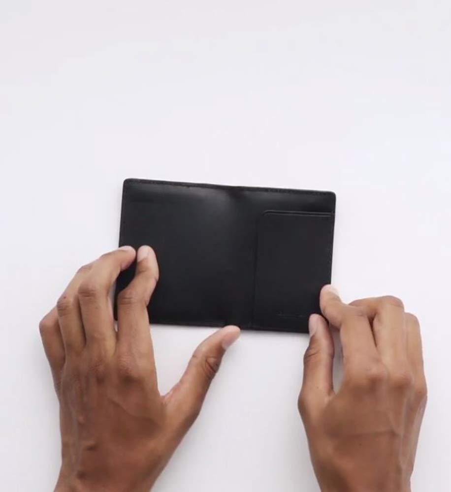 Coach Magnetic Card Case in Leather