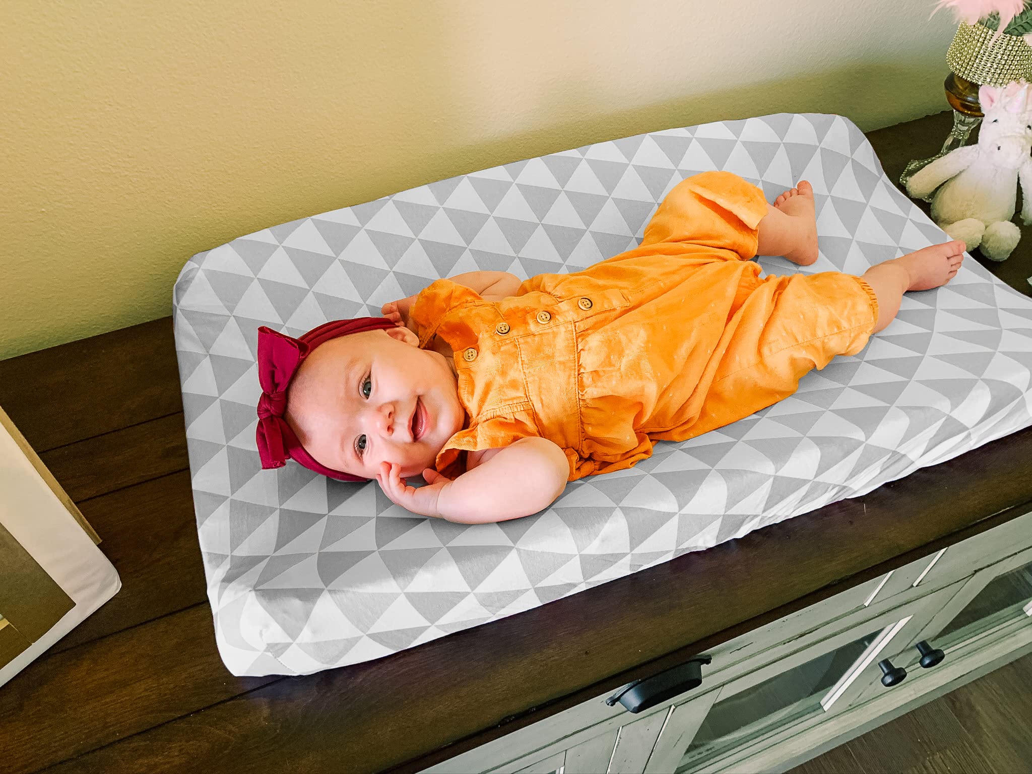 Changing Pad Cover β Premium Baby Changing Pad Covers 4 Pack β Boy or Girl Changing Pad Cover β Pure Jersey Machine Washable Grey & White Changing Table Cover β Diaper Changing Pad Cover Sheets