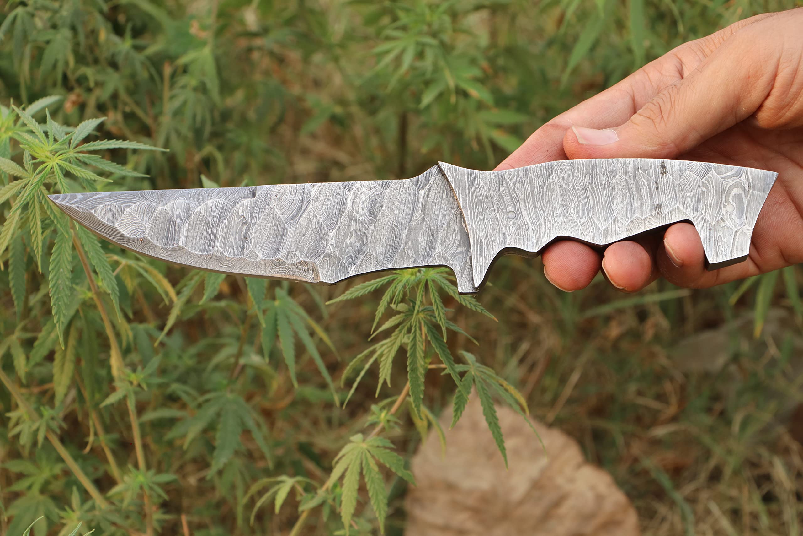 Damascus Hunting knives with leather sheath/ custom knife with leather sheath, black, 9 1/2 inches