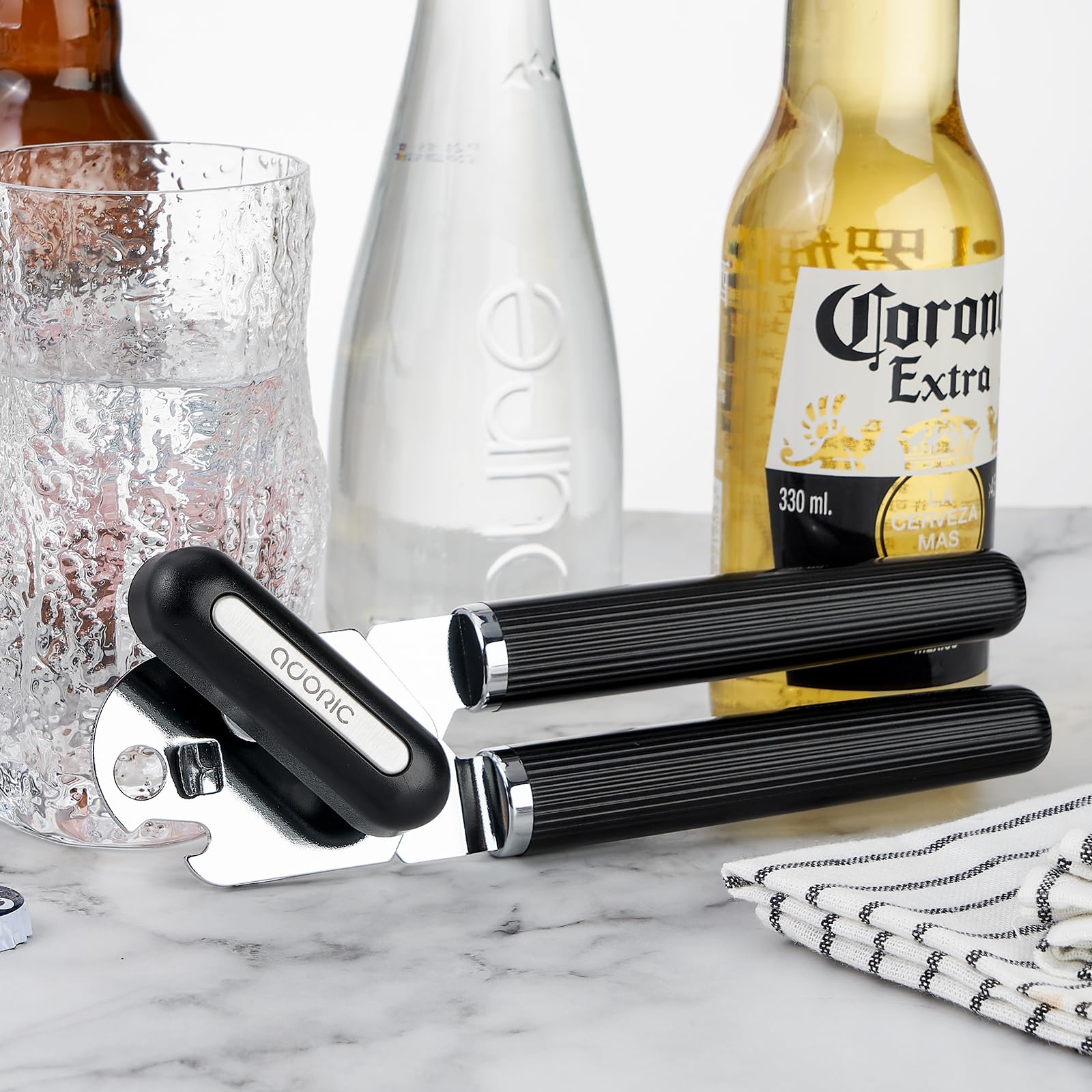 Can Opener Manual, Stainless Steel Smooth Edge, Classic Safe Multifunction Manual Can Opener with Comfortable Handle, Easy to Open for Various Shapes-Black