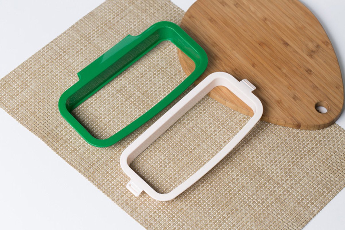 Kitchen Hanging Clip on Trash Bag Holders Travel Garbage Can Rack Fixed Cabinet Rubbish Bin Plastic Bracket Hanger of Cupboard Closet Door Thread-off Proof design Car (2PCS)
