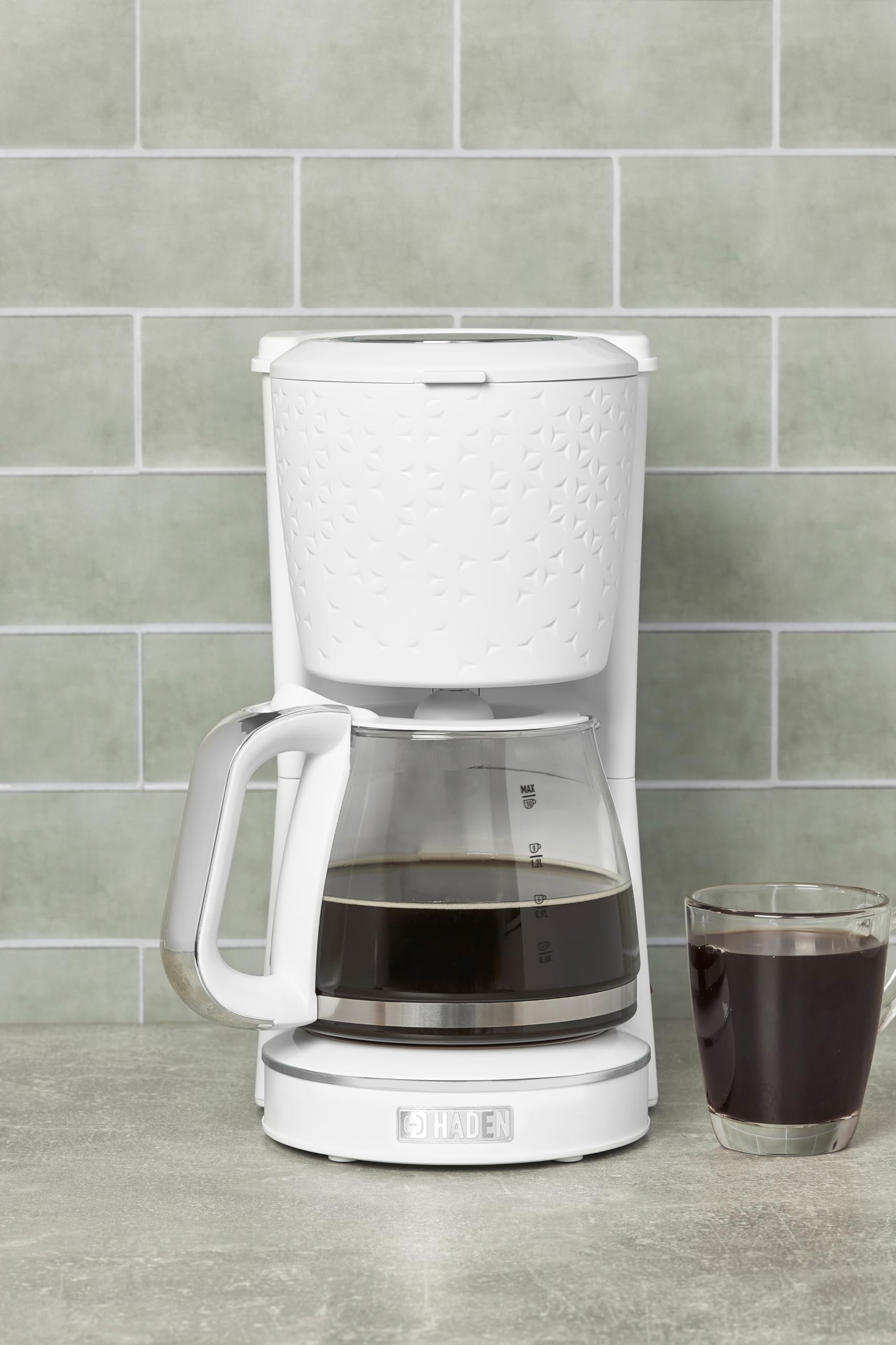 HADEN Starbeck Elegant Easy to Clean Drip Coffee Machine with Glass Carafe, 30 Second Anti Drip and Keep Warm Function, 1.5 Liter Tank, White/Chrome