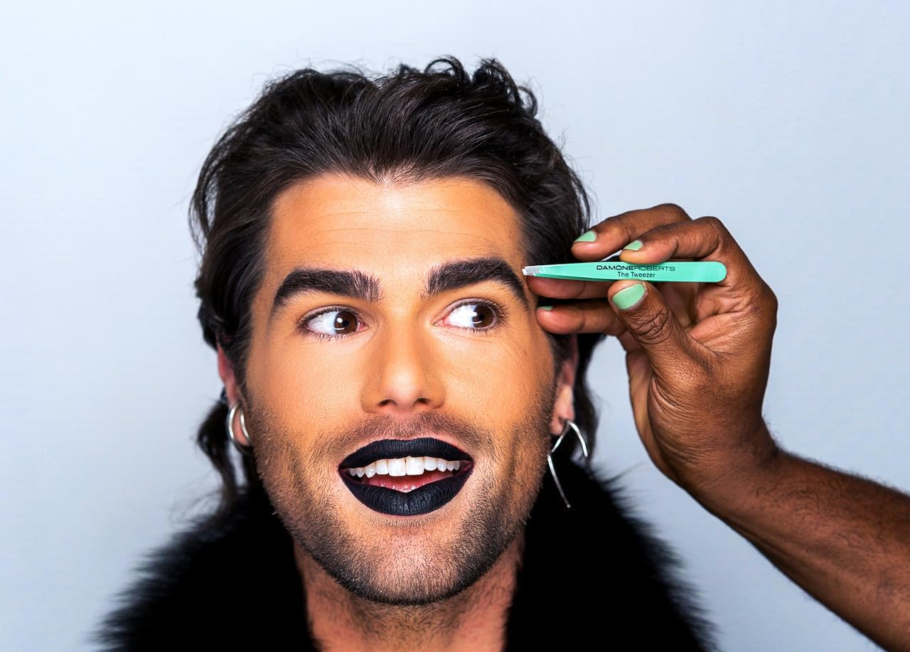 The Damone Roberts Tweezers