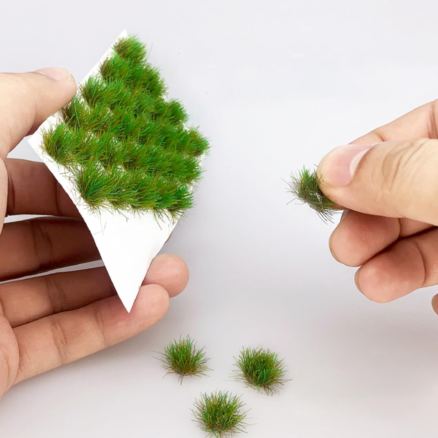 Haivvood 128 Pcs Static Grass Tuft Model Grass Tufts Railway Artificial Grass Miniature War Gaming Terrain DIY Model Railroad Artificial Grass War Gaming Terrain Decoration Railroad Scenery