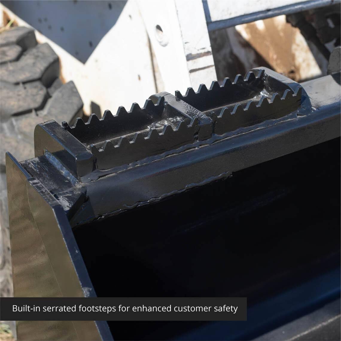 Titan Attachments 72" HD Skid Steer Dirt Bucket with Bolt-On Teeth, Rated 2,645 LB, Universal Quick Tach