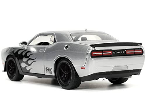 Jada Toys Big Time Muscle 1:24 2015 Dodge Challenger SRT Hellcat Die-cast Car Silver/Black Flames, Toys for Kids and Adults